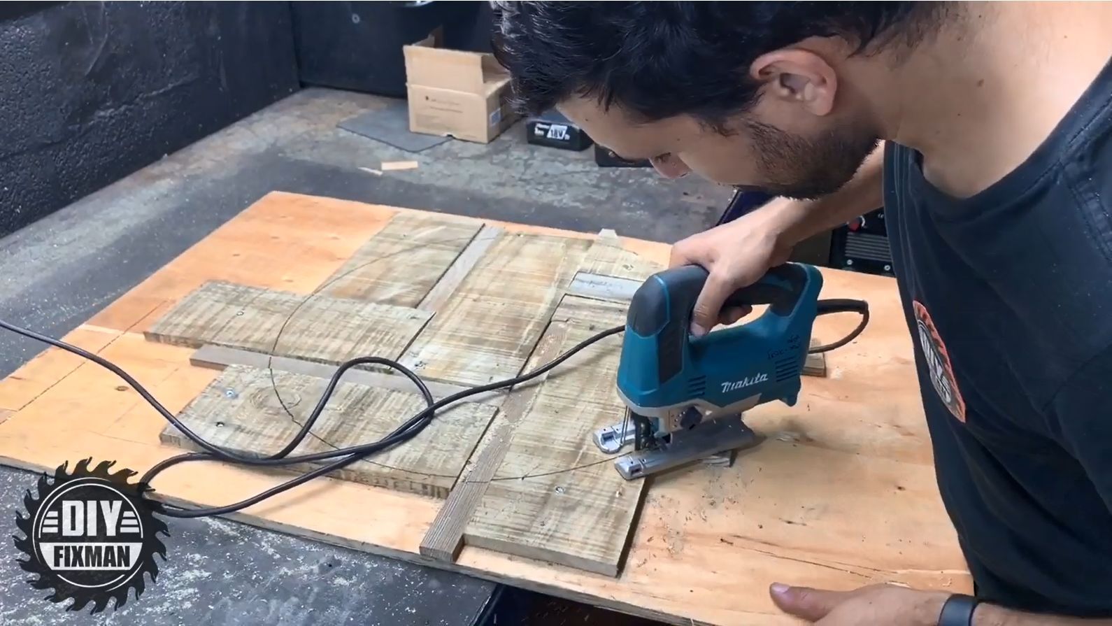 How to Build a Wall Clock Using Only Recycled Materials : 14 Steps ...