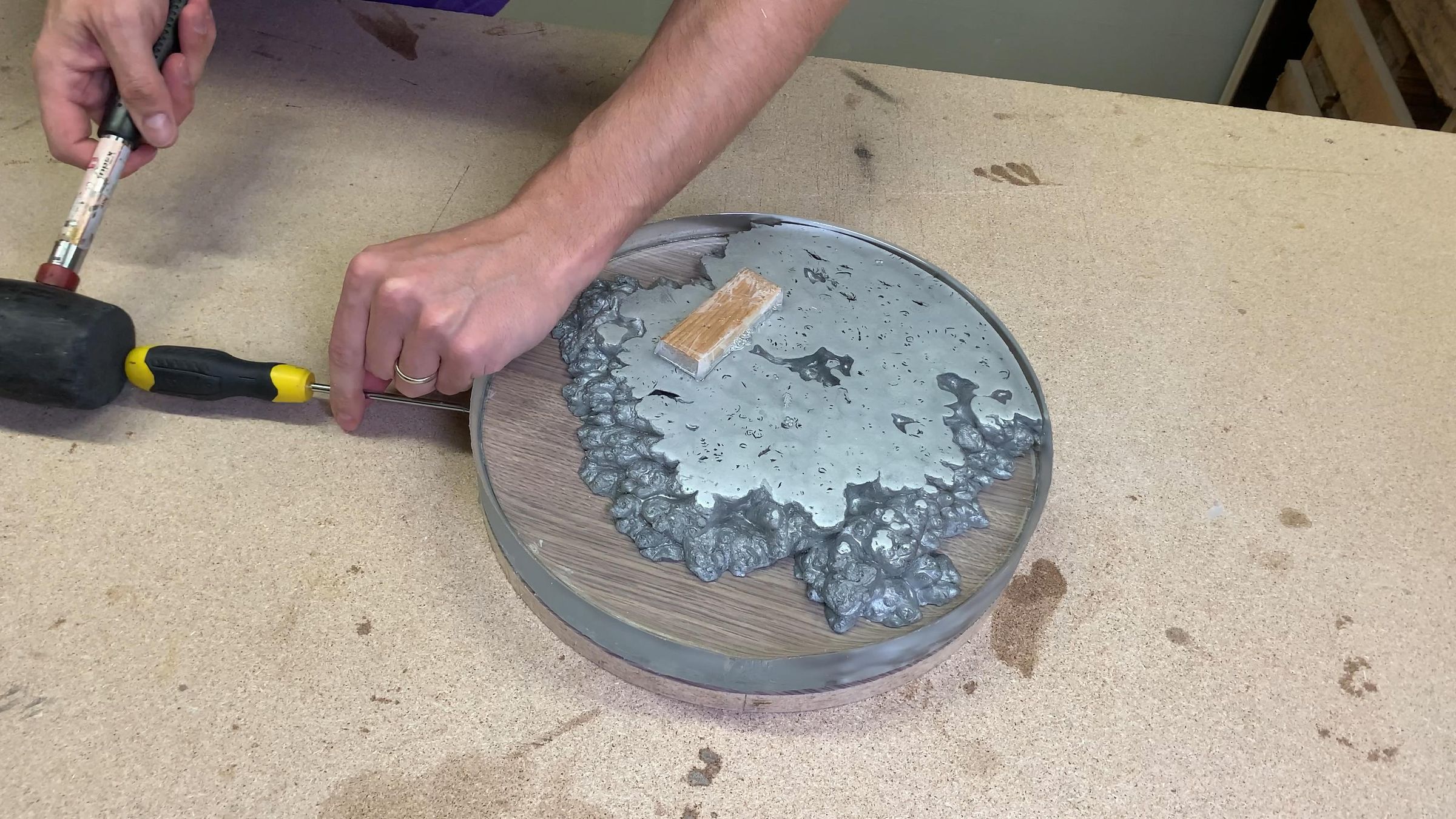 Frosted Epoxy Resin Clock : 20 Steps (with Pictures) - Instructables