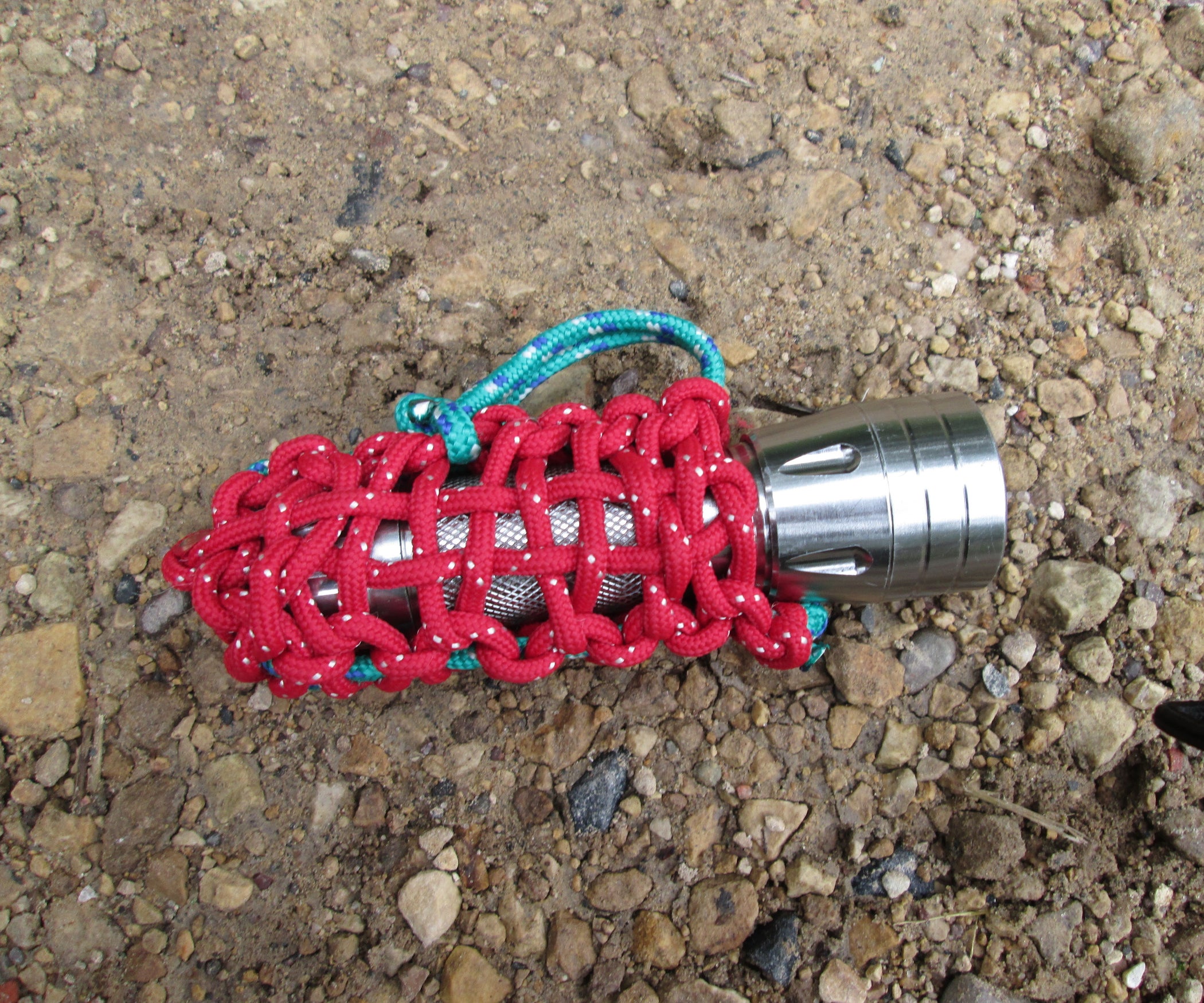 Paracord Flashlight Holster : 7 Steps - Instructables