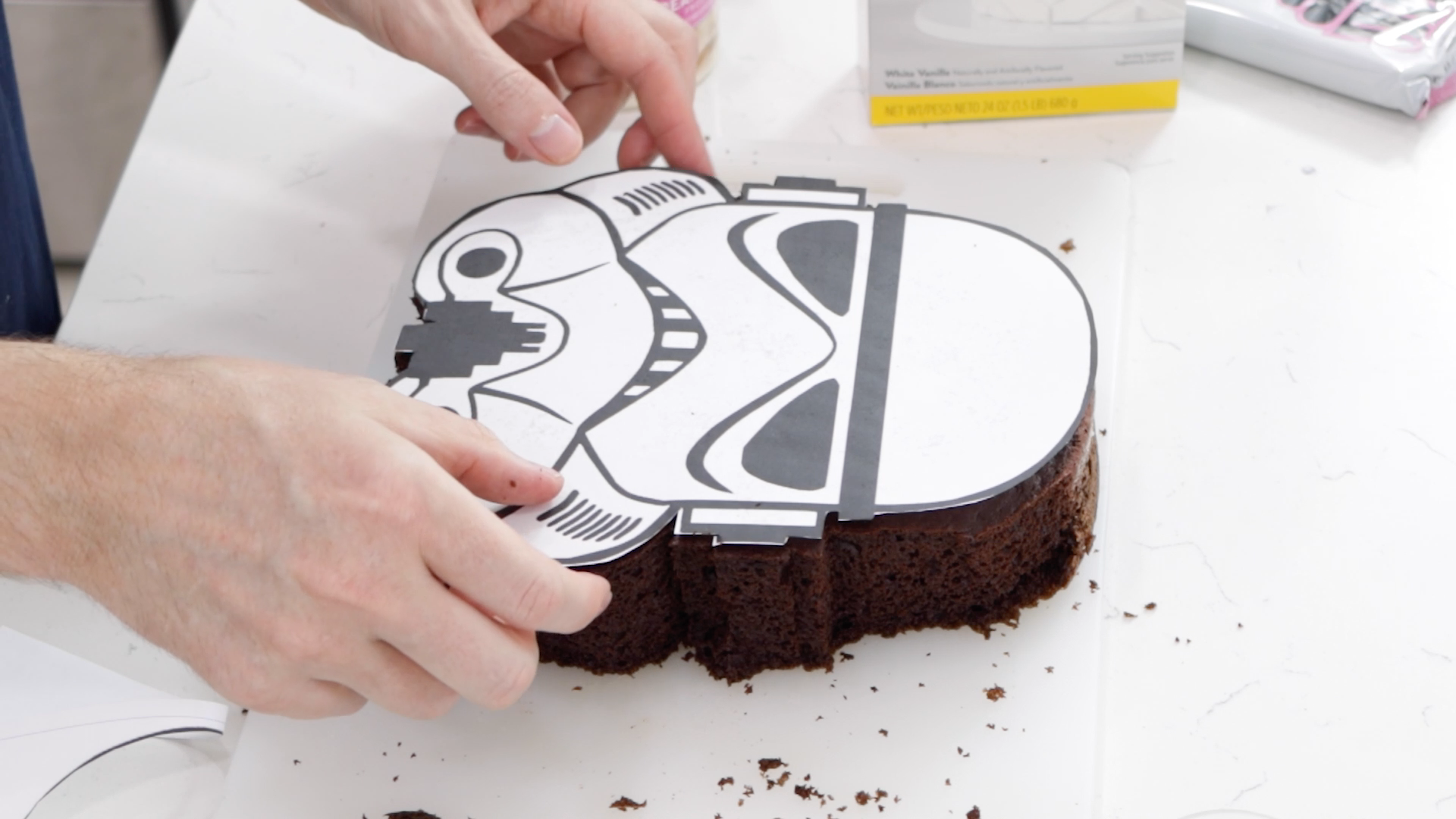 Star Wars Stormtrooper Cake : 10 Steps (with Pictures) - Instructables