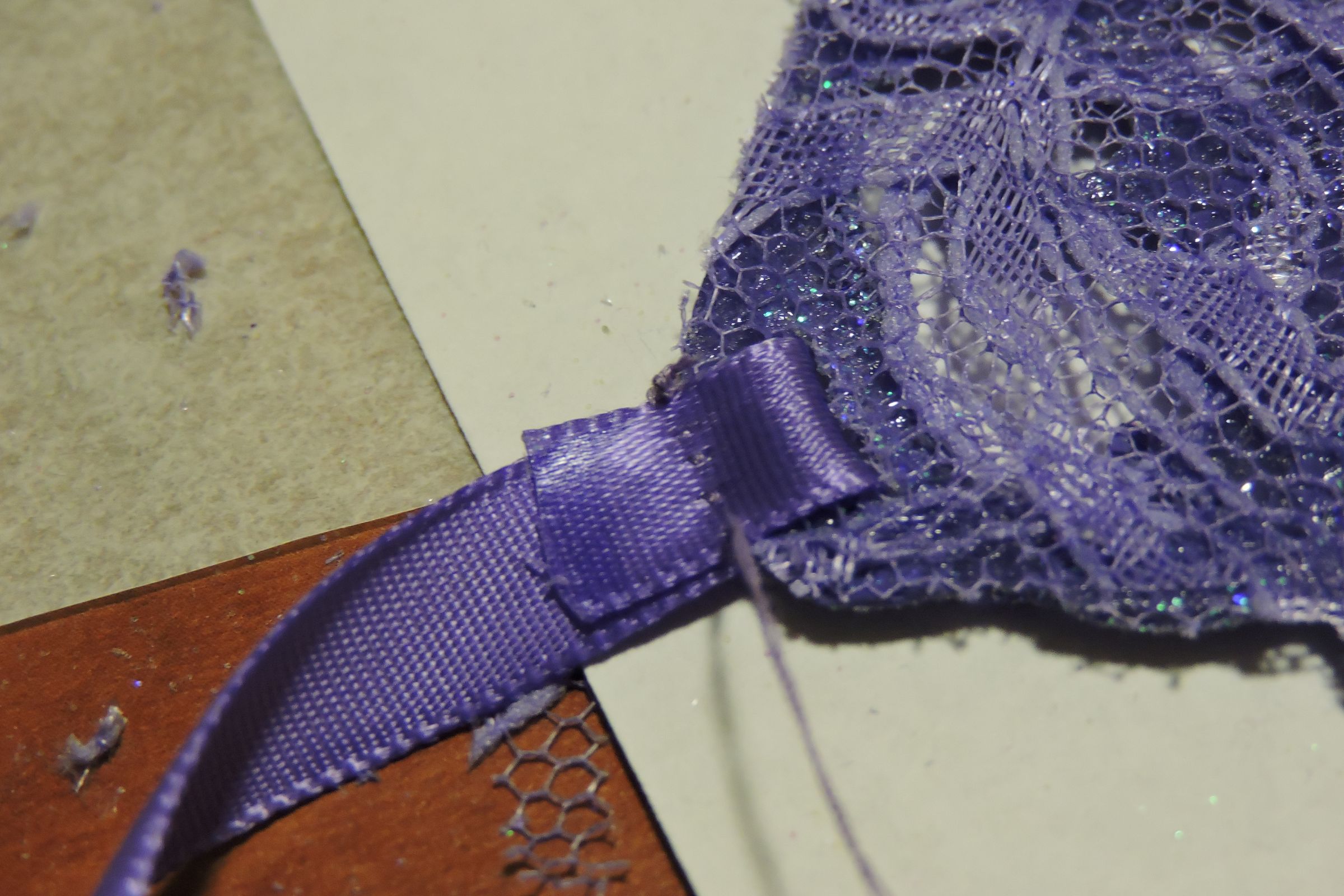 Hot Glue Masquerade Mask : 10 Steps (with Pictures) - Instructables