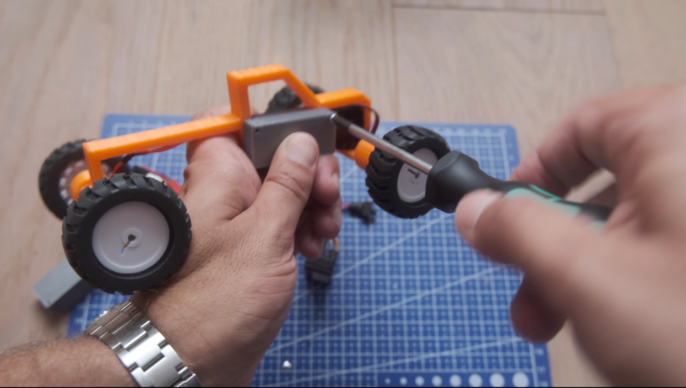 M.O.A.W. 3d Printed RC Crawler : 5 Steps - Instructables