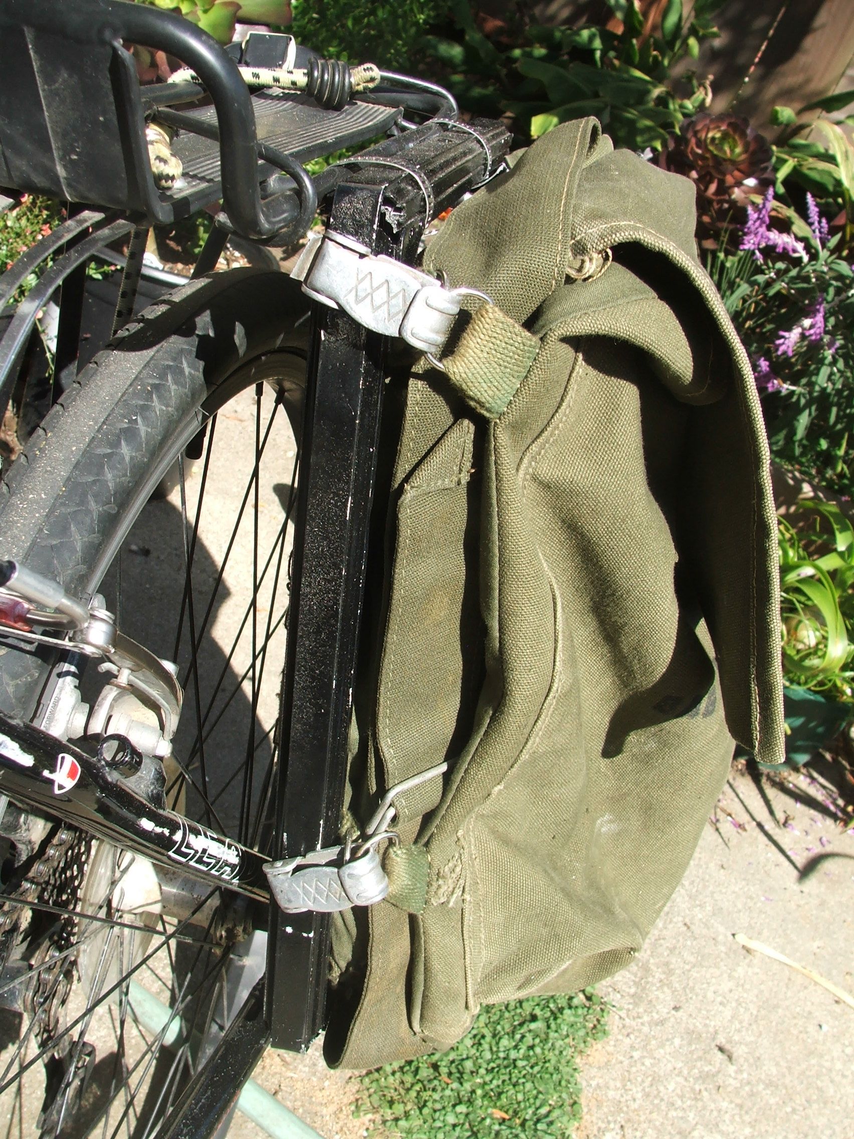 Army Surplus Backpack Pannier : 6 Steps (with Pictures) - Instructables