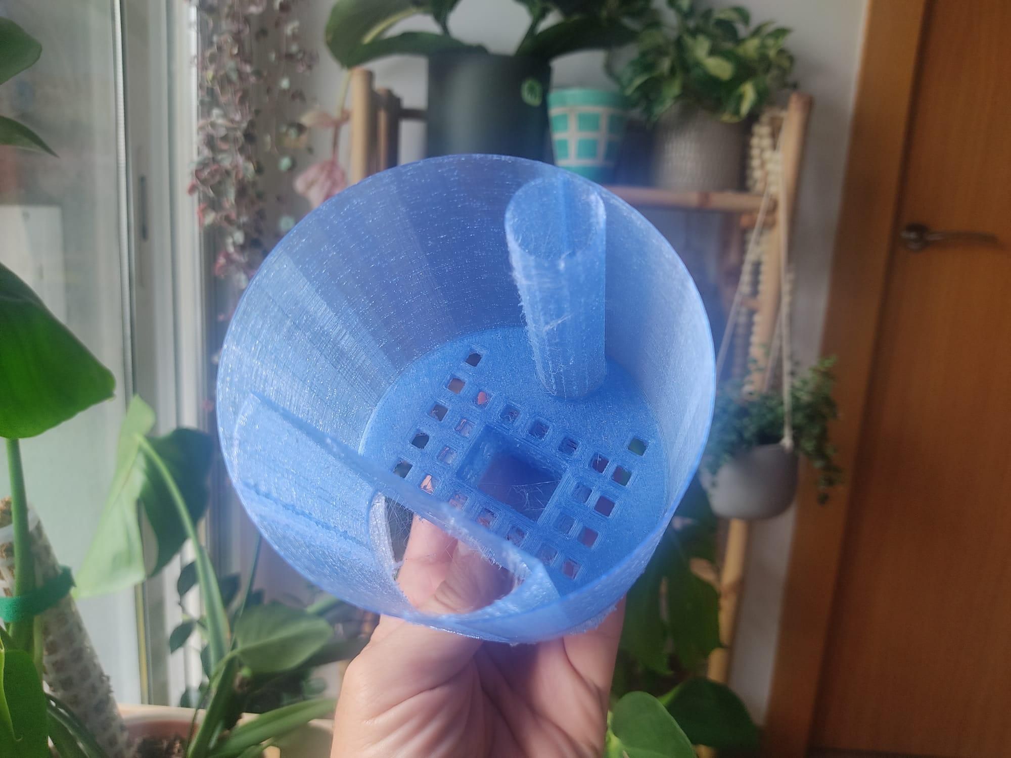 Self-Watering Pot With Water Level Indicator (With a Food Can) : 8 ...