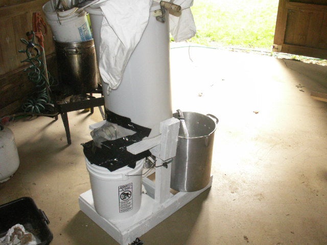 Beekeeping Honey Extracting Field Cart : 7 Steps (with Pictures ... Beekeeping Honey Extracting Field Cart : 7 Steps (with Pictures ...