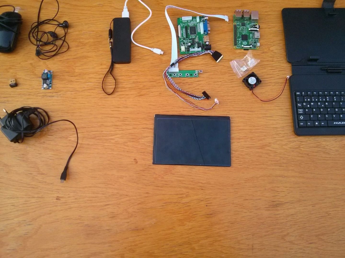 DIY Raspberry Pi 2 Laptop : 5 Steps - Instructables