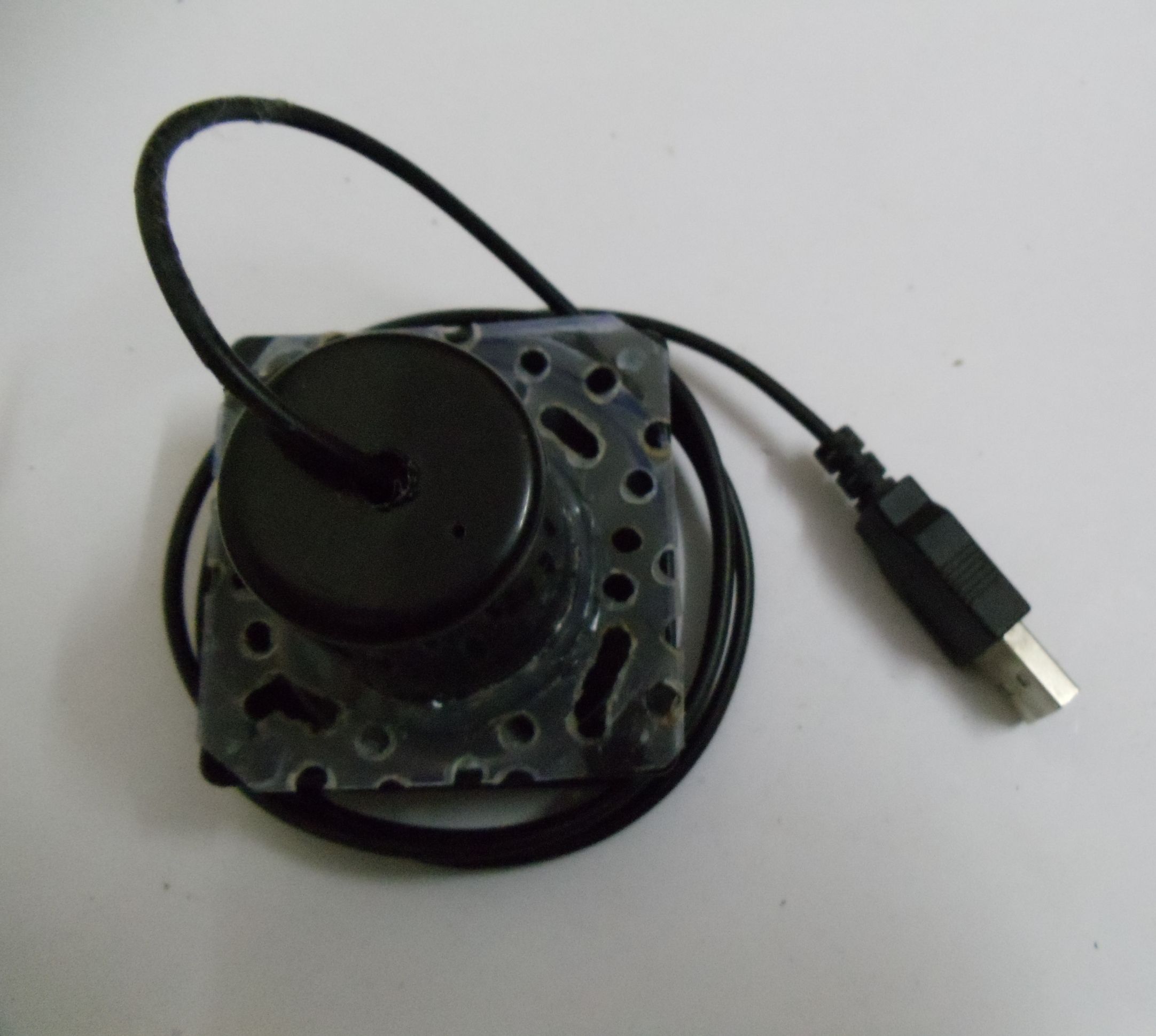 Fixing a Old Broken Computer Cooling Fan With a New DC Motor : 7 Steps ...
