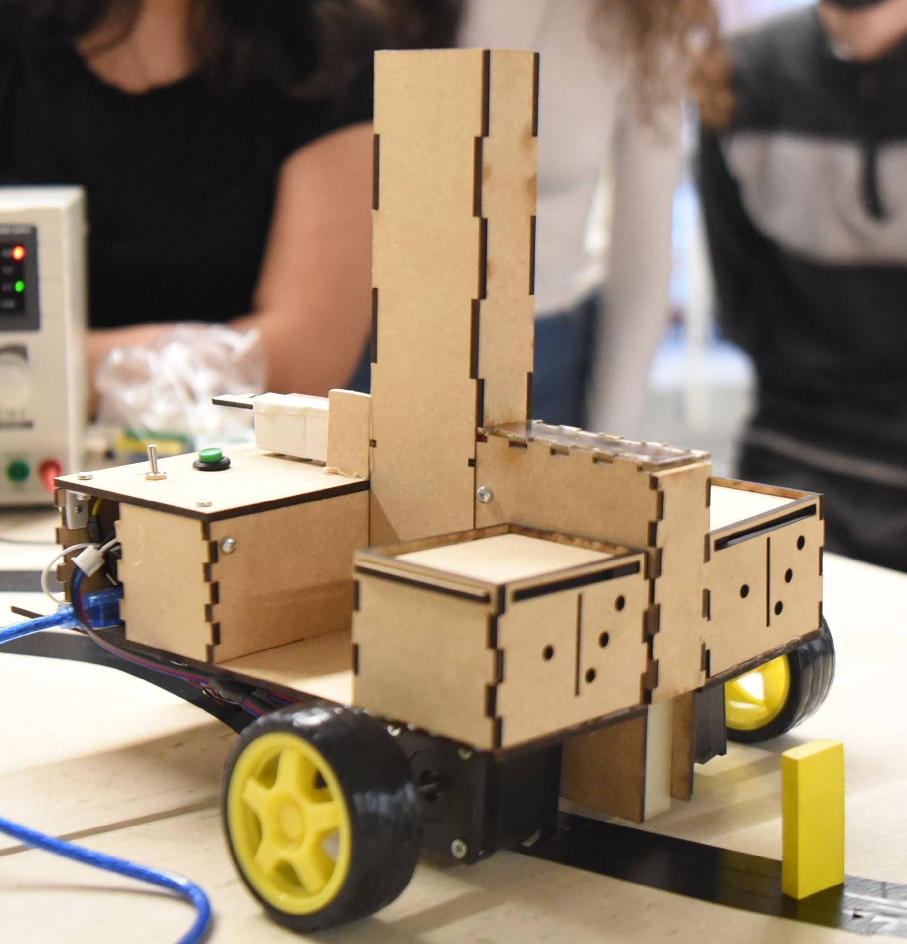 Domino Stack Bot : 13 Steps (with Pictures) - Instructables