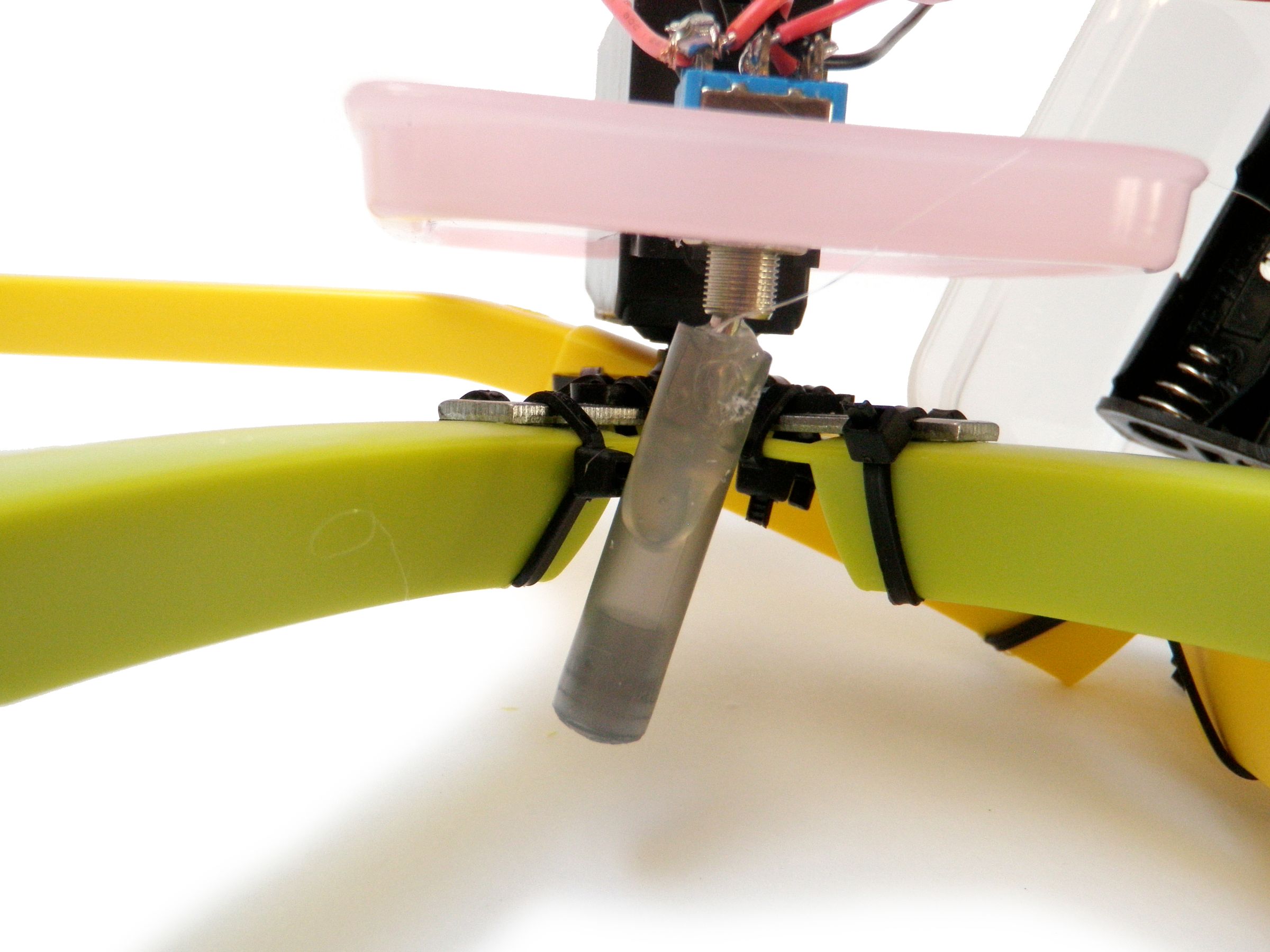 Simple Bots: Skitter : 20 Steps (with Pictures) - Instructables