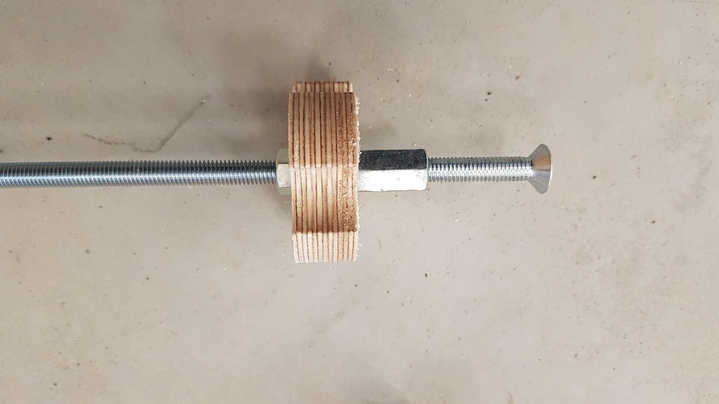 Metal Speakes Stands, No Welding : 9 Steps (with Pictures) - Instructables