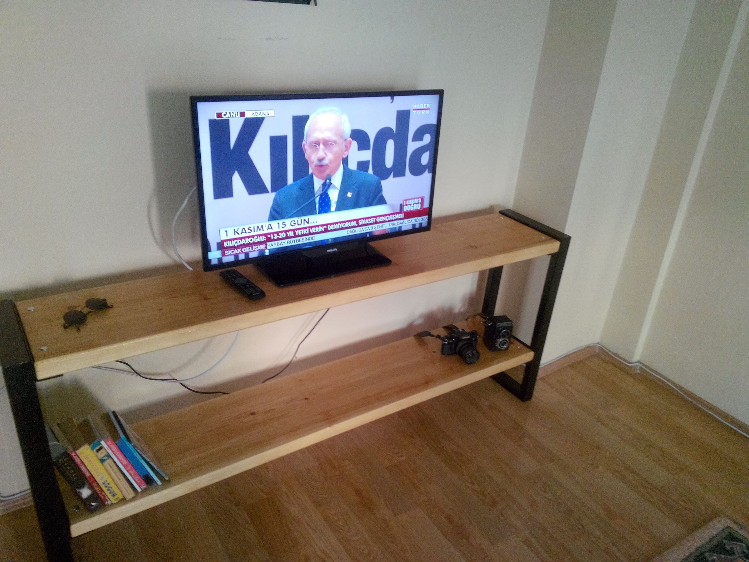 Woodwork TV Table : 5 Steps - Instructables