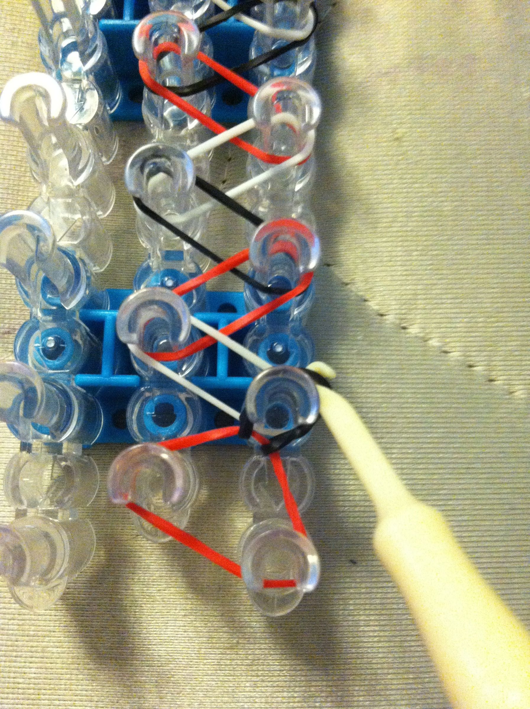 How to Make the Basic Rubber Band Bracelet on a Rainbow Loom : 13 Steps ...