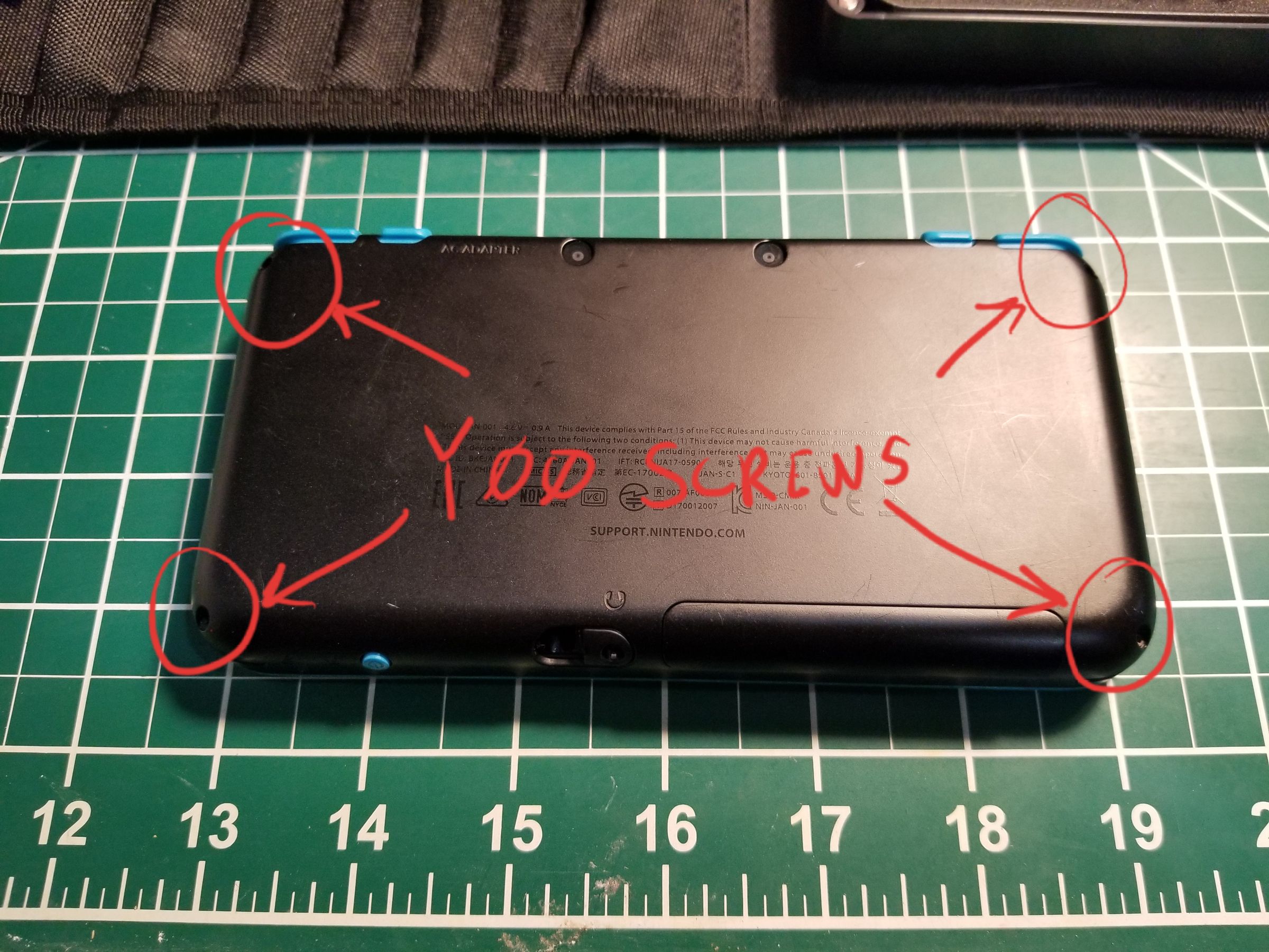 Replace Upper Screen for Nintendo 2DS XL : 15 Steps - Instructables