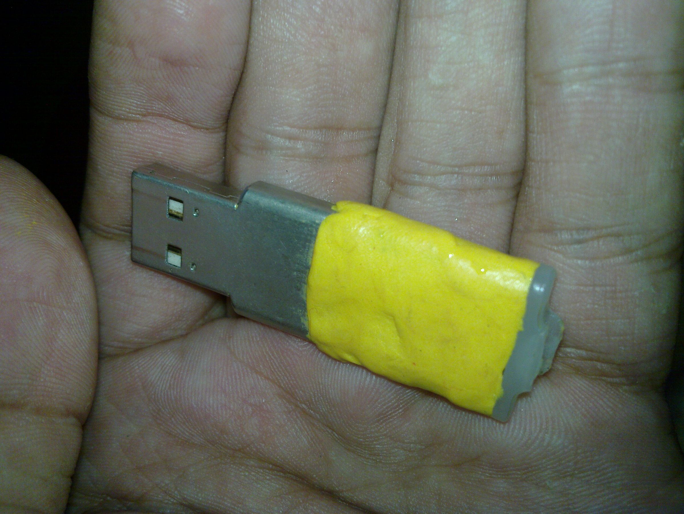 Safe Handle for a Broken Flash Memory Stick. - Instructables
