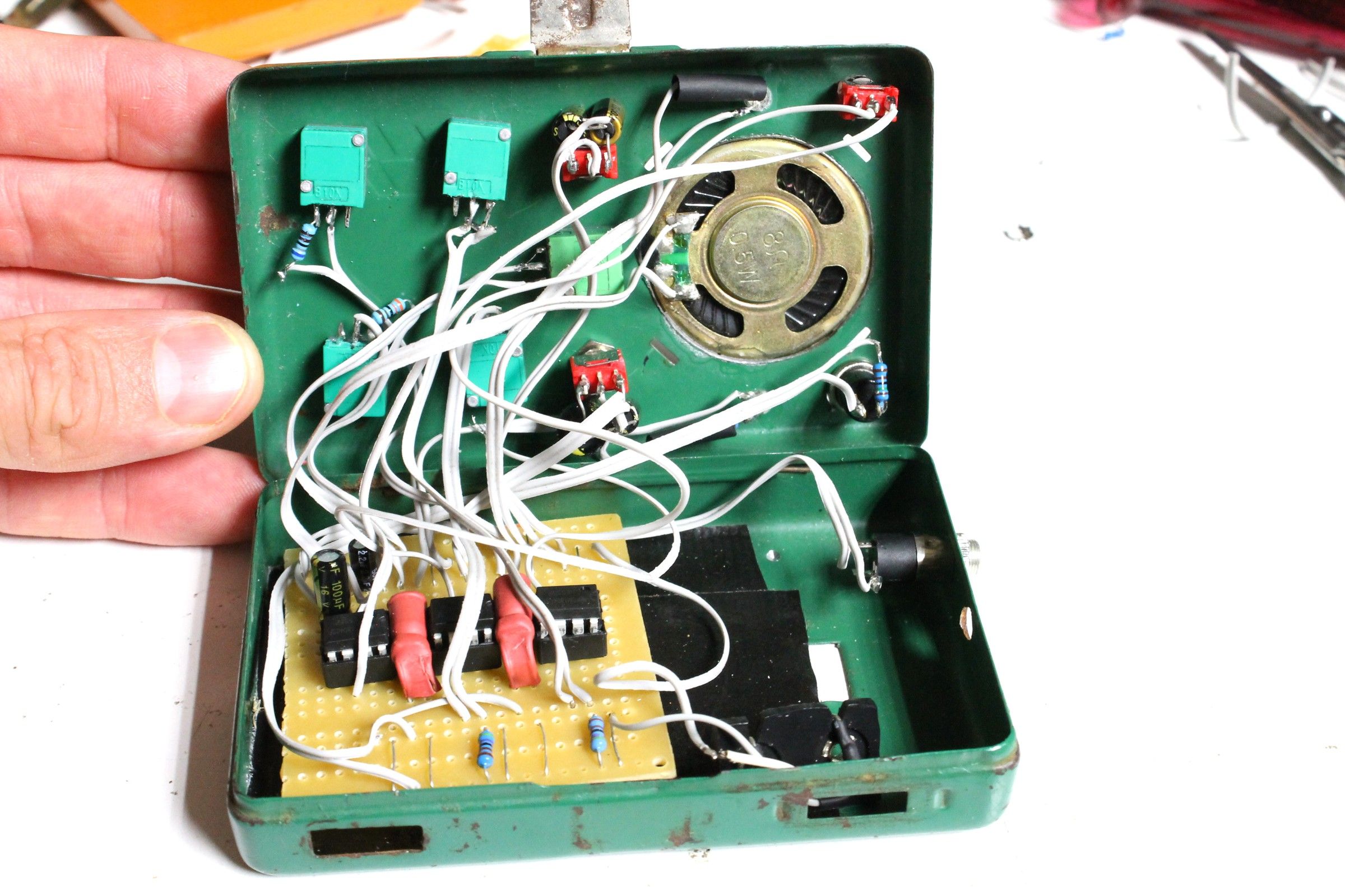 Fizzle Loop Synth V3 (555 Timer) : 11 Steps (with Pictures) - Instructables