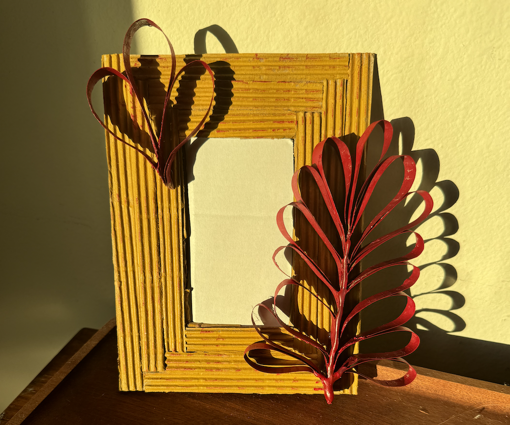 Floral 3D Cardboard Frame : 6 Steps (with Pictures) - Instructables