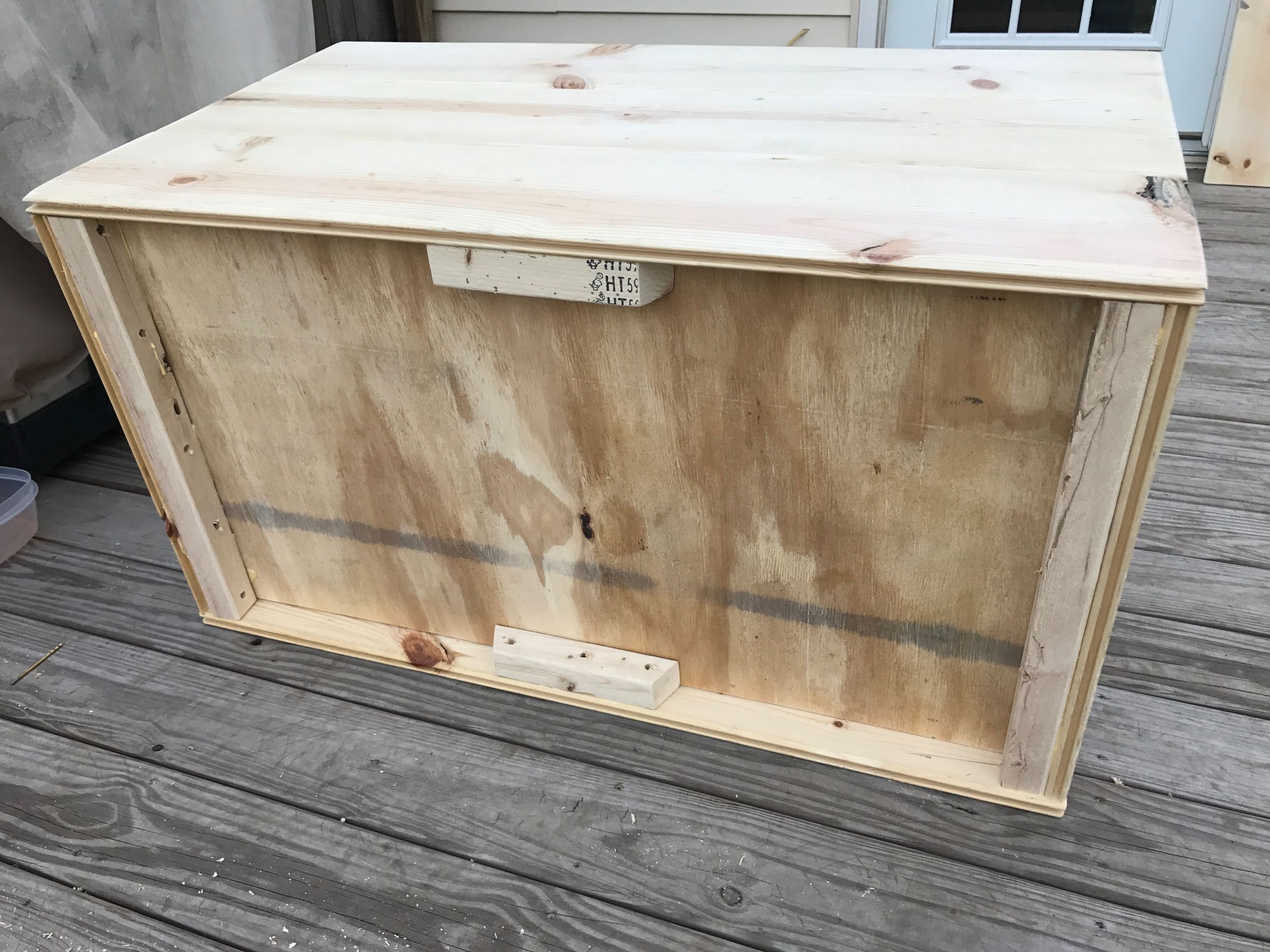 Rustic Wood Chest Toybox : 10 Steps (with Pictures) - Instructables