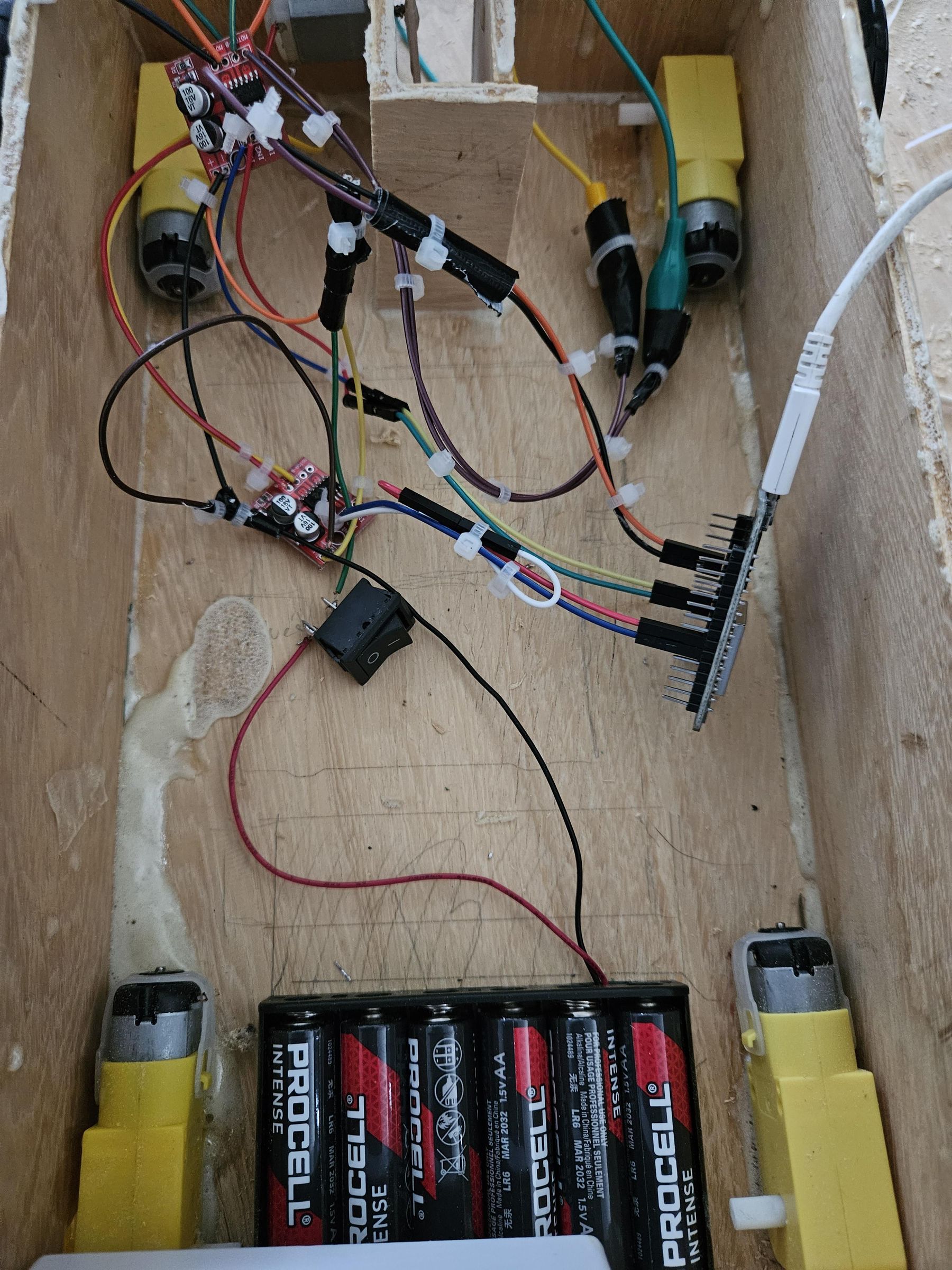 Boxxer the Battle Bot. (Esp32) : 9 Steps - Instructables