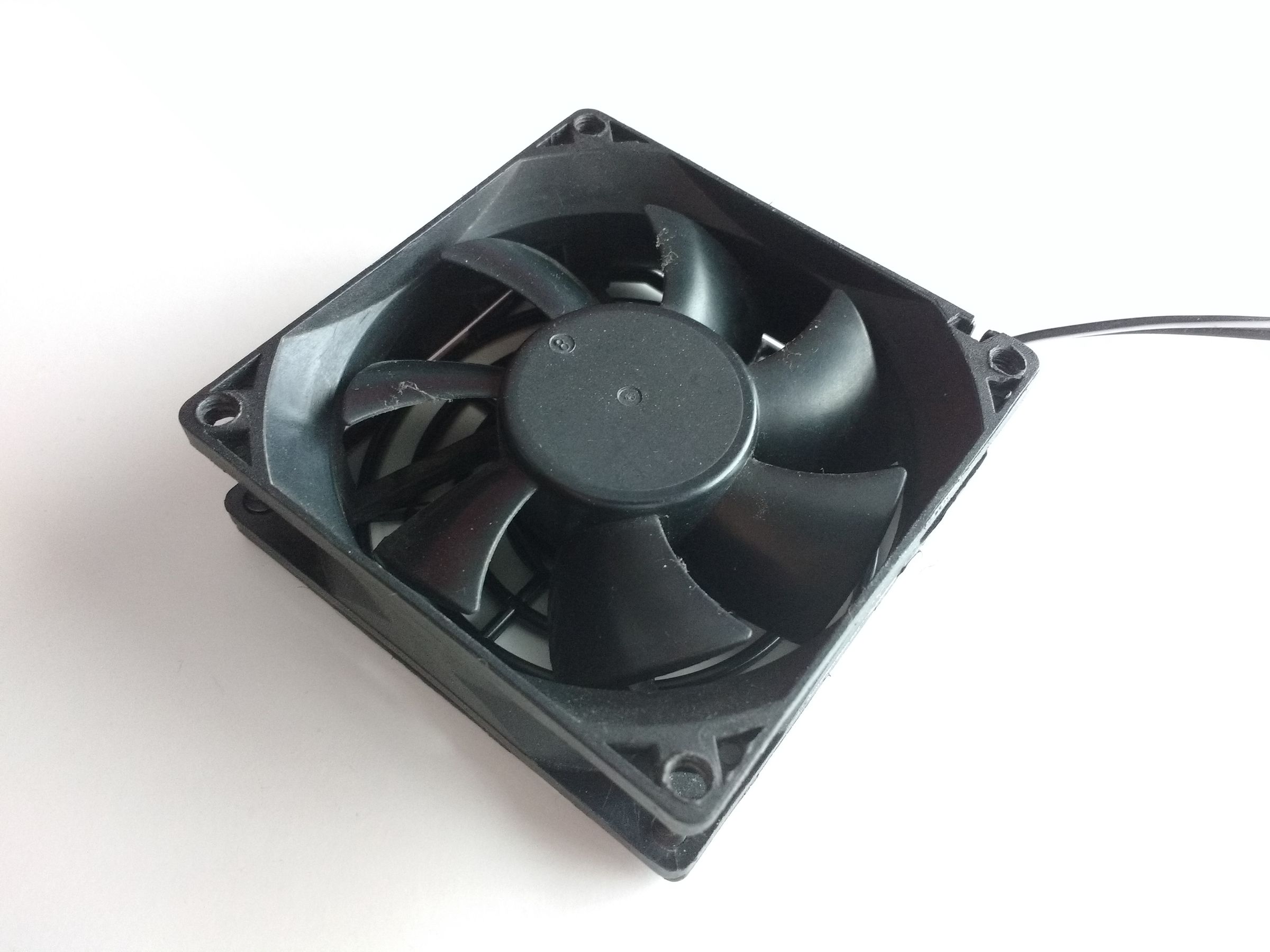 Desk Lamp Smoke Extractor : 4 Steps (with Pictures) - Instructables