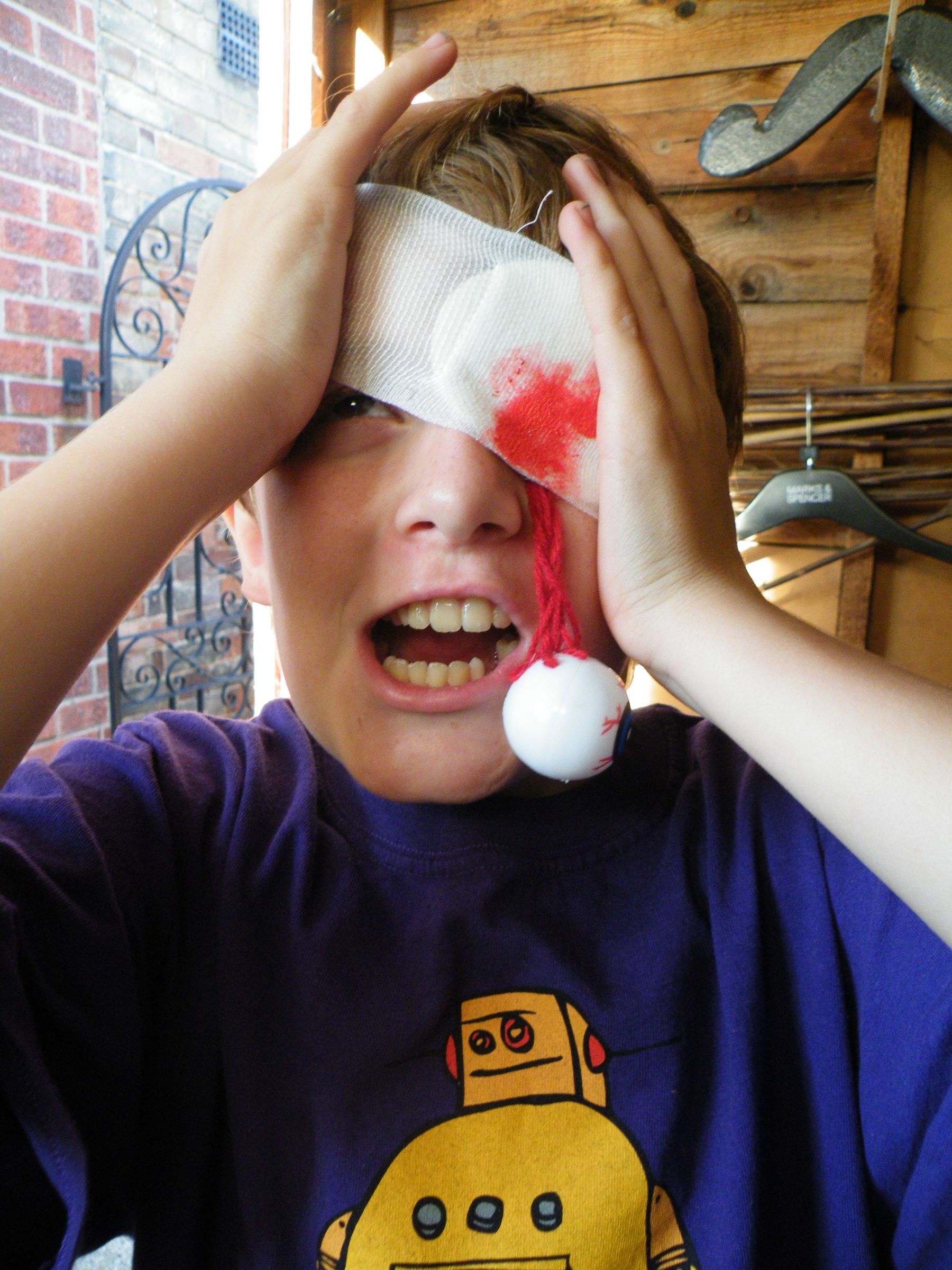 Popped Eyeball Halloween Costume : 4 Steps (with Pictures) - Instructables