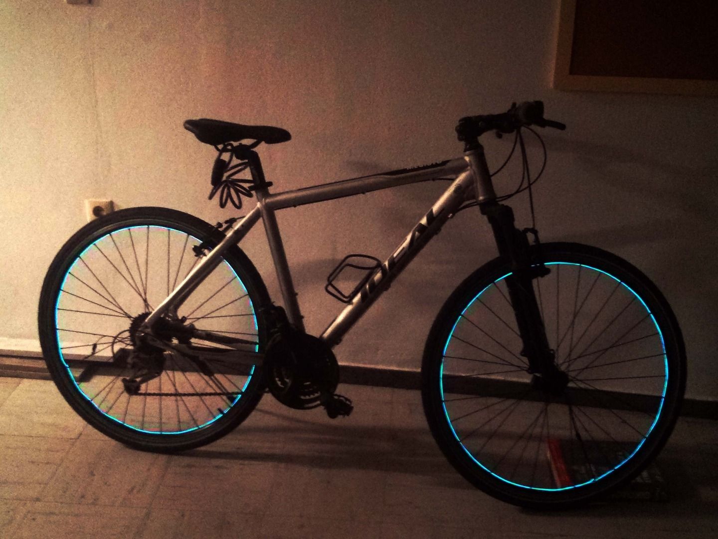 EL Wire Bicycle Rim Light : 6 Steps - Instructables