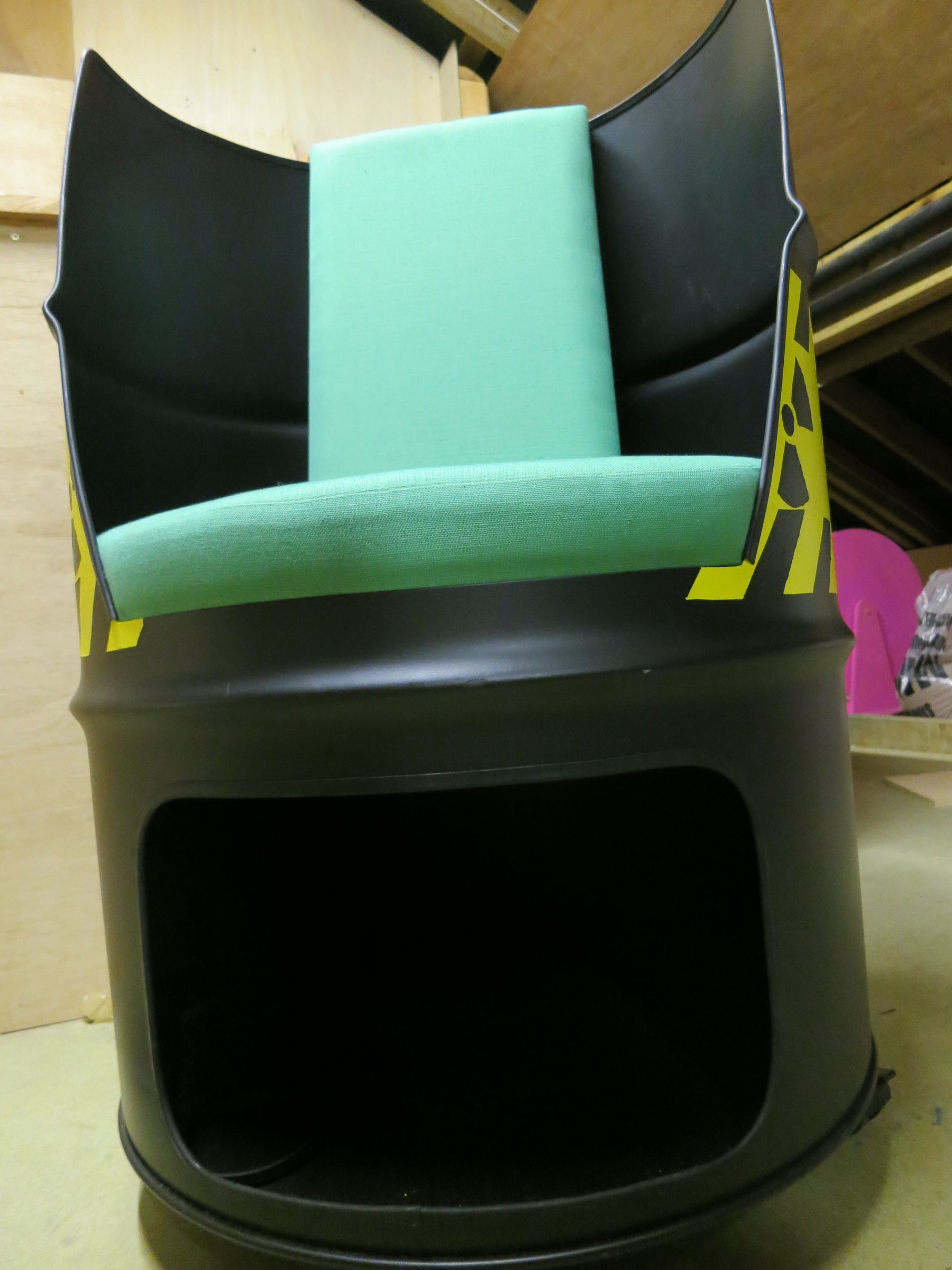 Radioactive Chair : 8 Steps (with Pictures) - Instructables