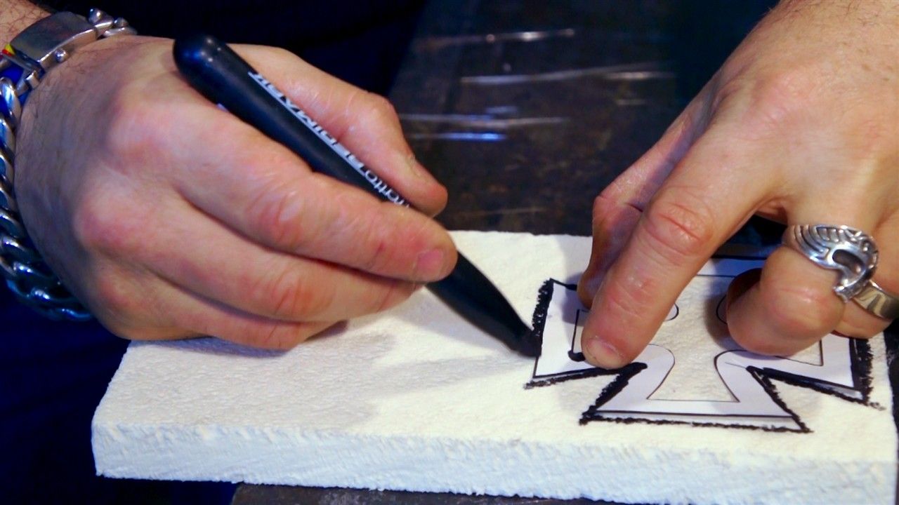 Homemade DIY Metal Foundry - How to Melt Aluminum and Create a ...