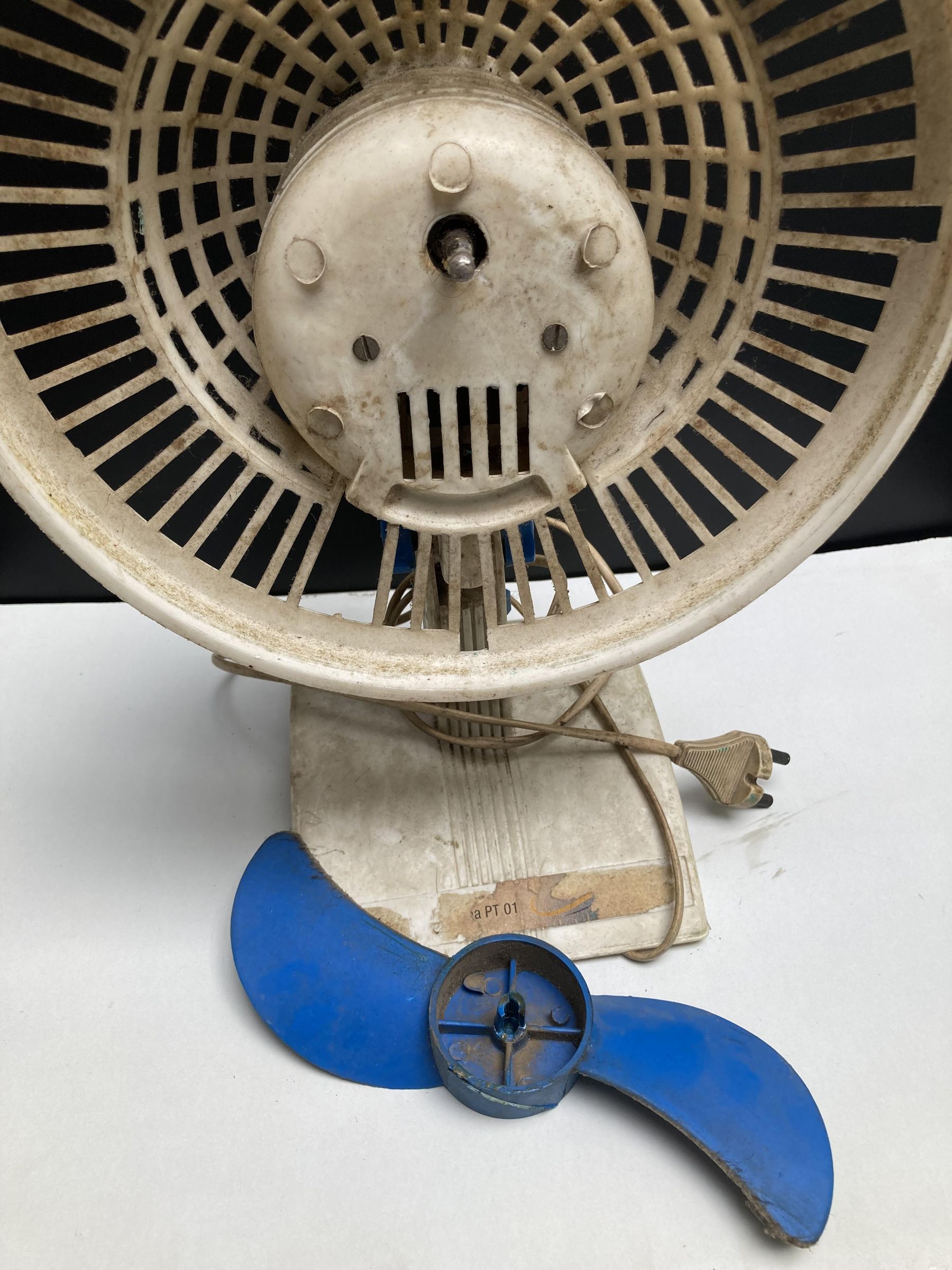 Fixing Fan Blade : 5 Steps (with Pictures) - Instructables