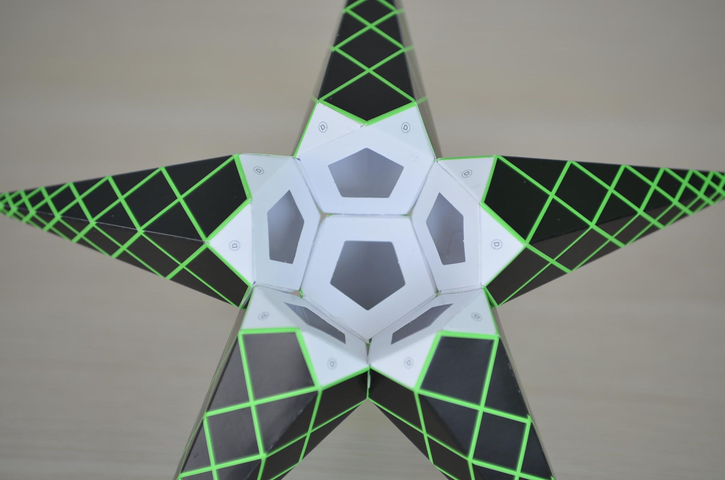Black Star – Paper Polyhedron : 3 Steps (with Pictures) - Instructables