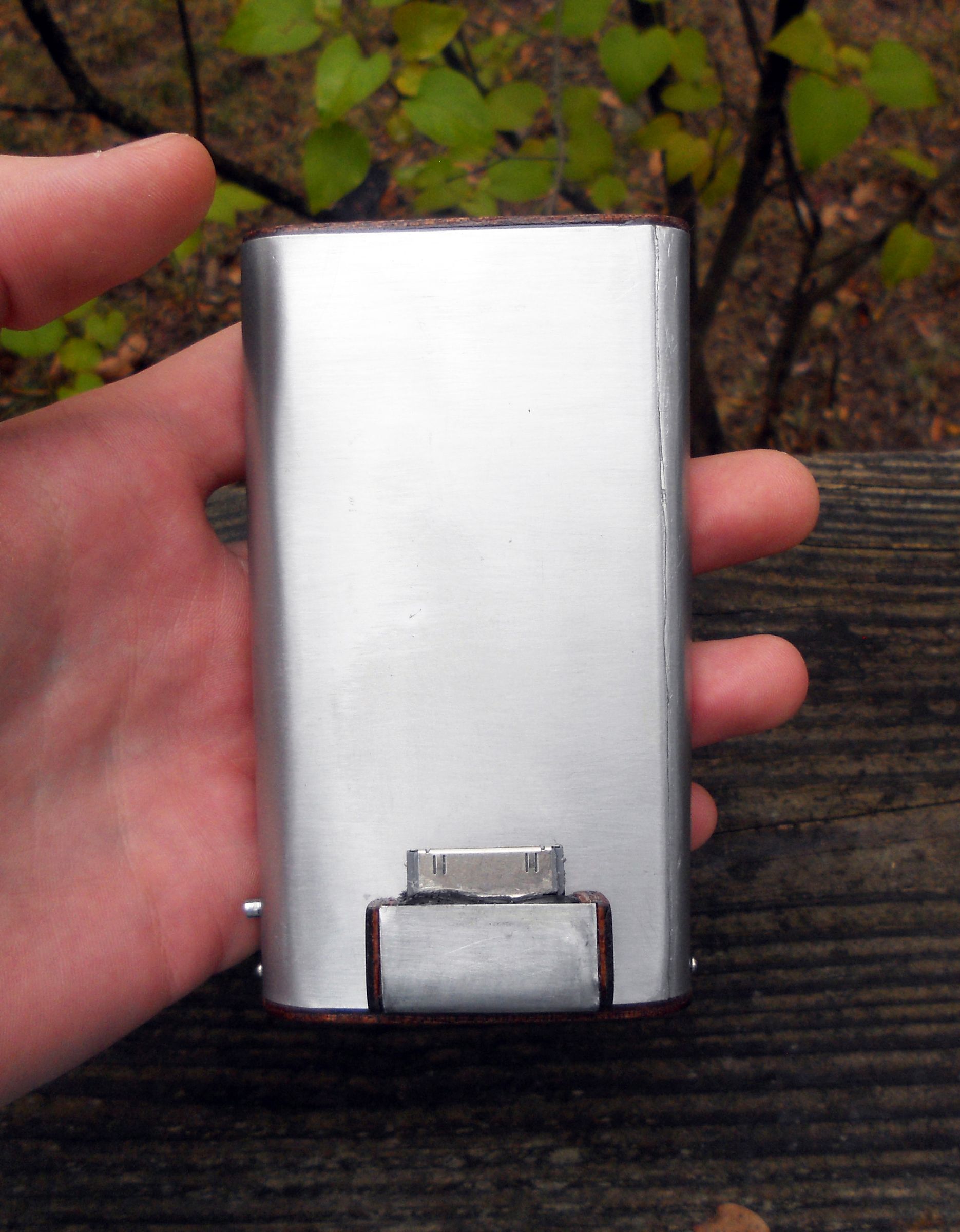 Retro Rechargeable USB Booster : 12 Steps (with Pictures) - Instructables