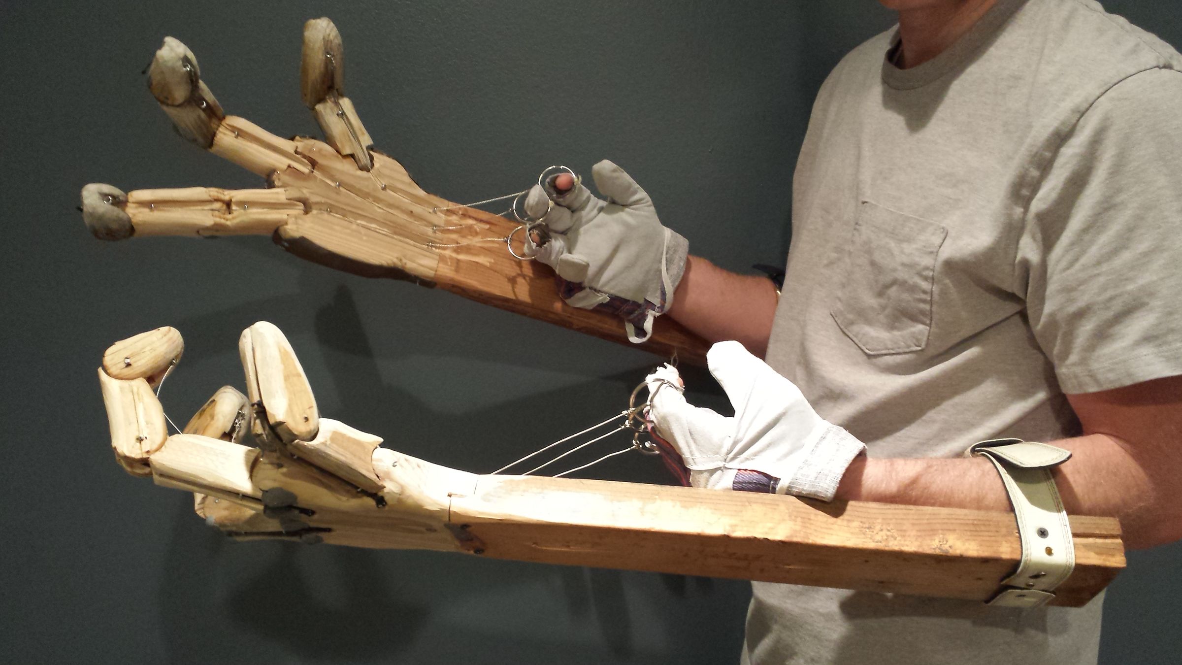 Mechanical Monster Hands : 12 Steps (with Pictures) - Instructables