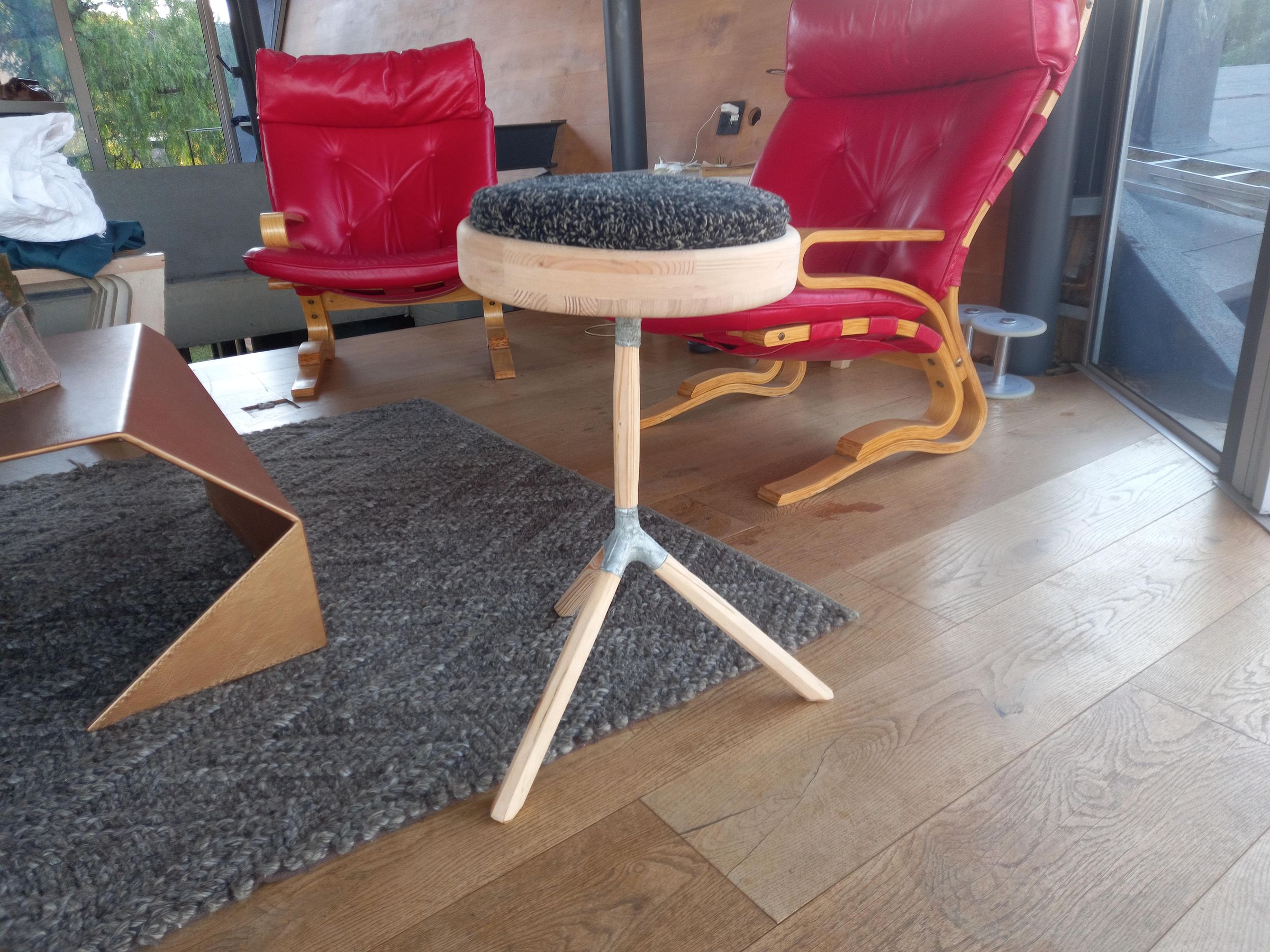 Artist Stool Made From Reclaimed Materials. : 19 Steps (with Pictures ...