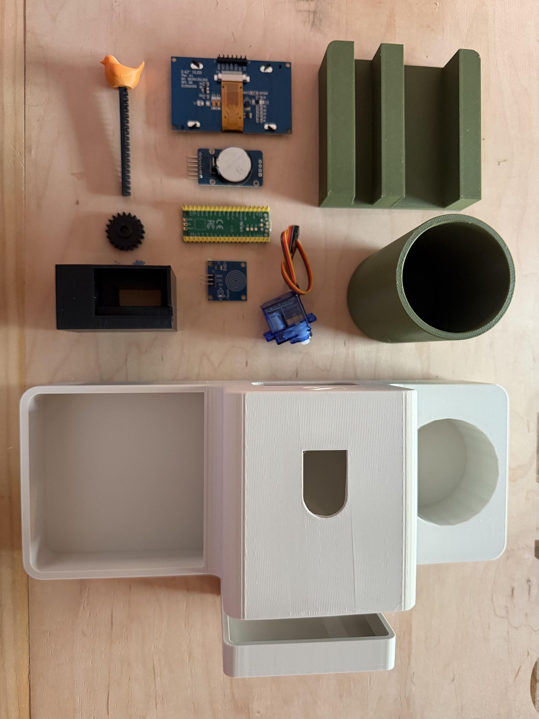 Cuckoo Peek-A-Boo Desk Clock Organizer : 5 Steps - Instructables