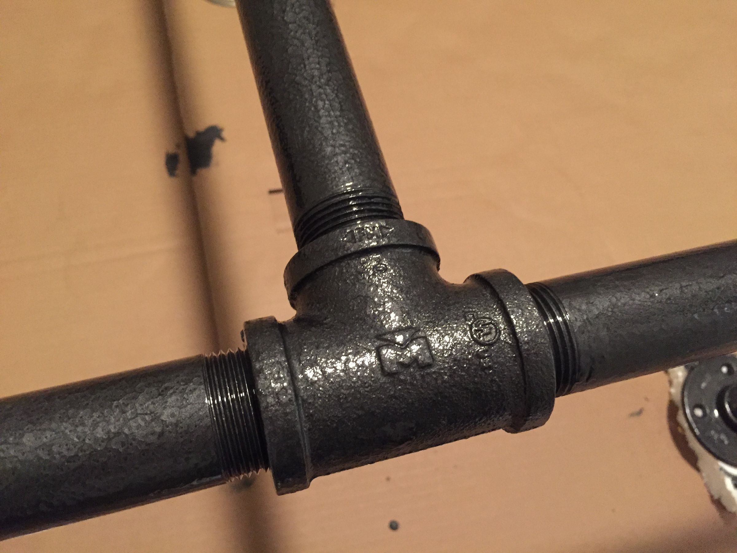 Black Pipe Standing Desk : 8 Steps (with Pictures) - Instructables