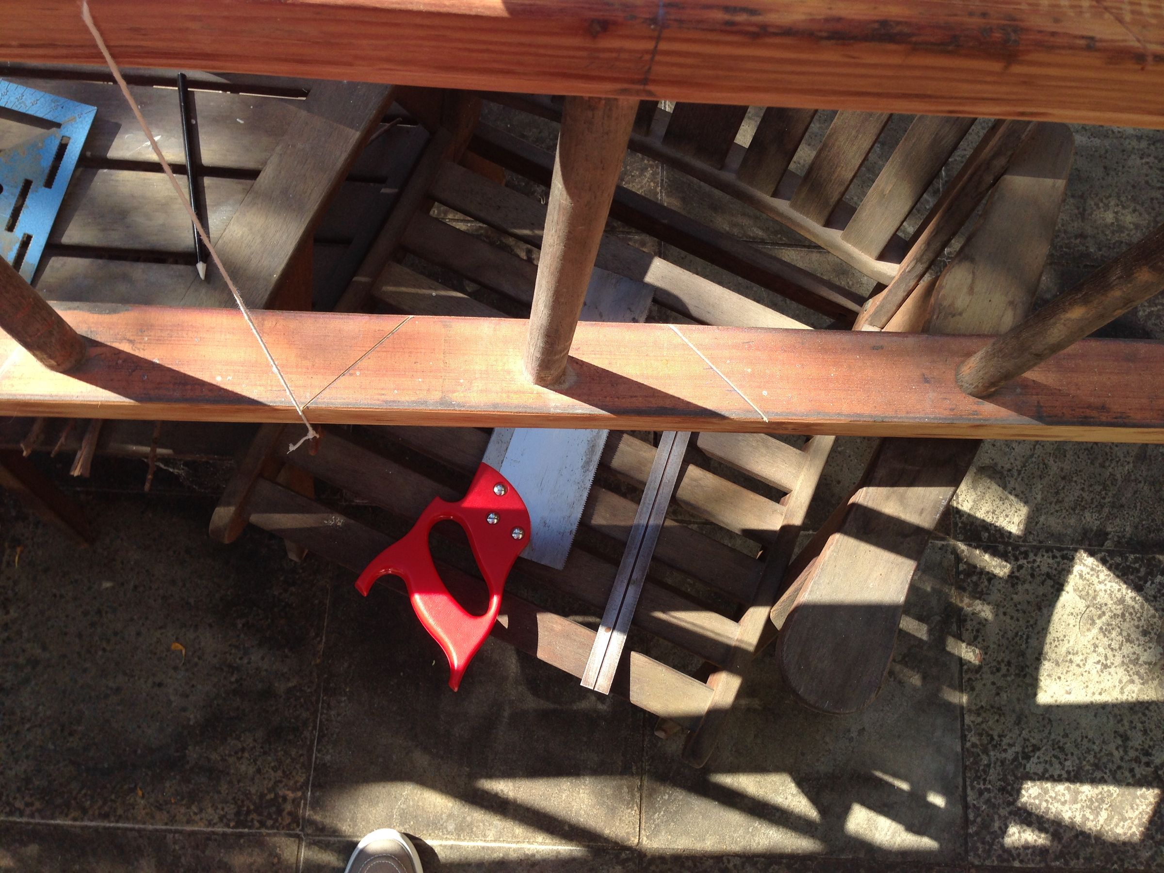 Wall-mounted Horizontal Ladder Shelf : 11 Steps (with Pictures ...