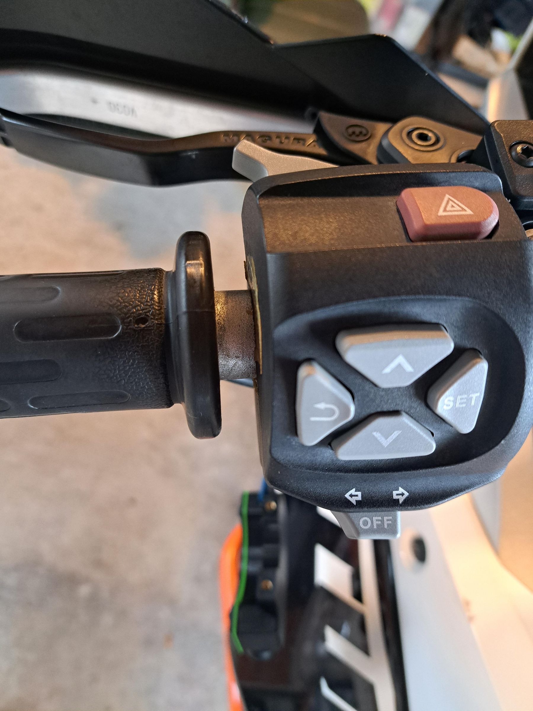 Bluetooth Navigation / Digital Roadbook Controller (4 Buttons / 2 ...