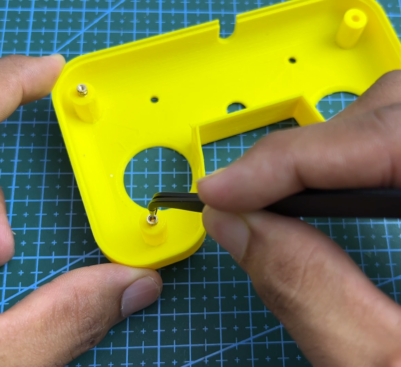 4x2 Channel Remote Controller | RC Transmitter and Receiver : 14 Steps ...