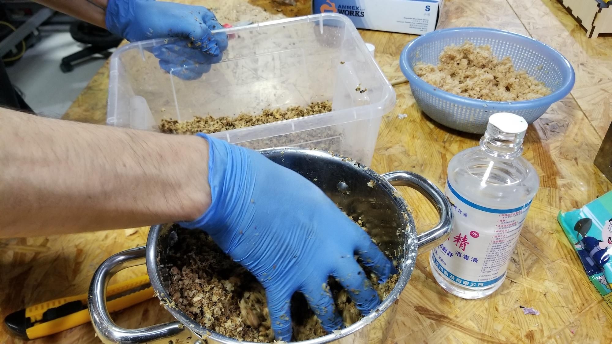 Mycelium Stool (prototype) : 8 Steps - Instructables