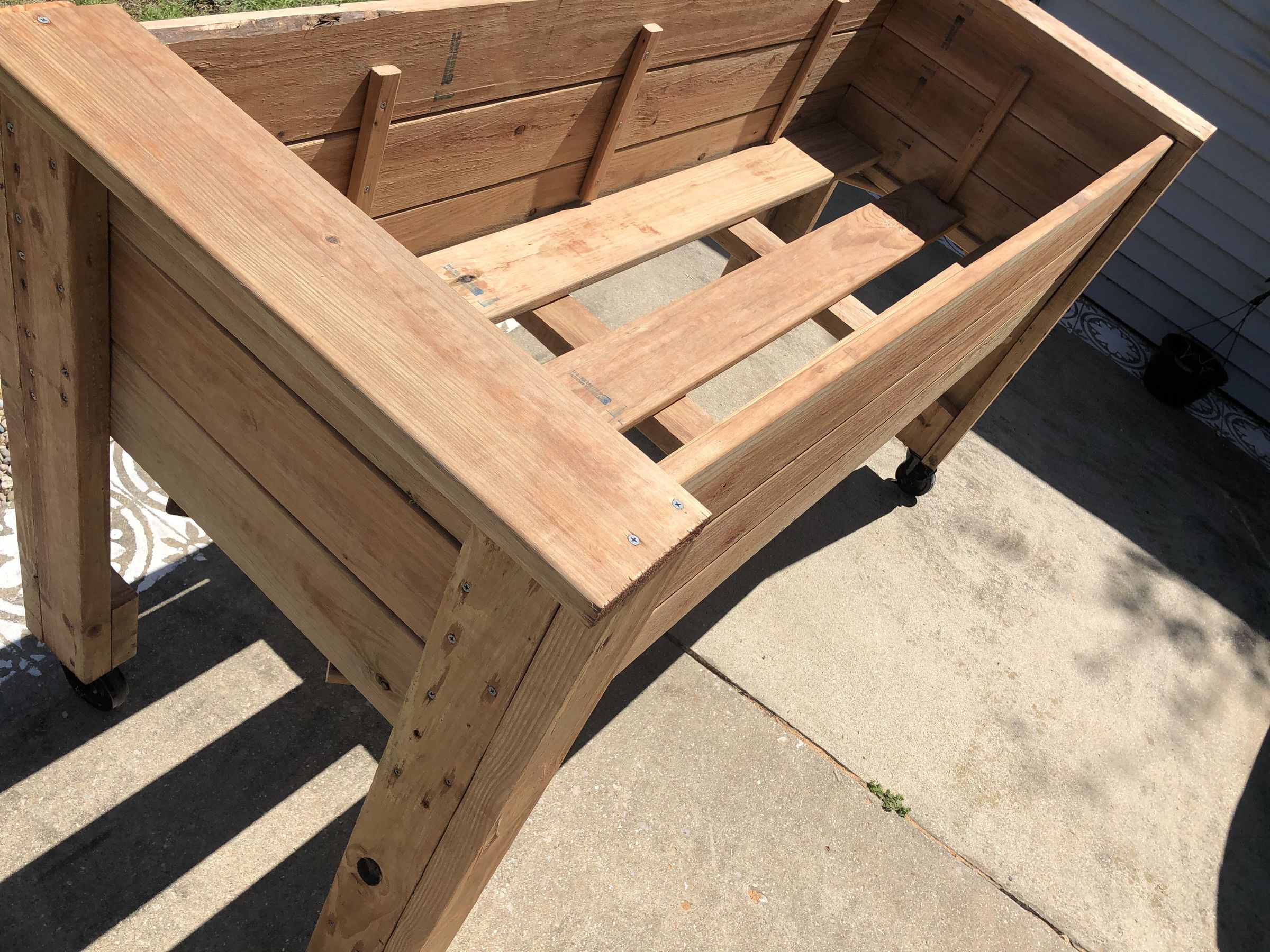 Elevated Planter Raised Bed : 5 Steps (with Pictures) - Instructables