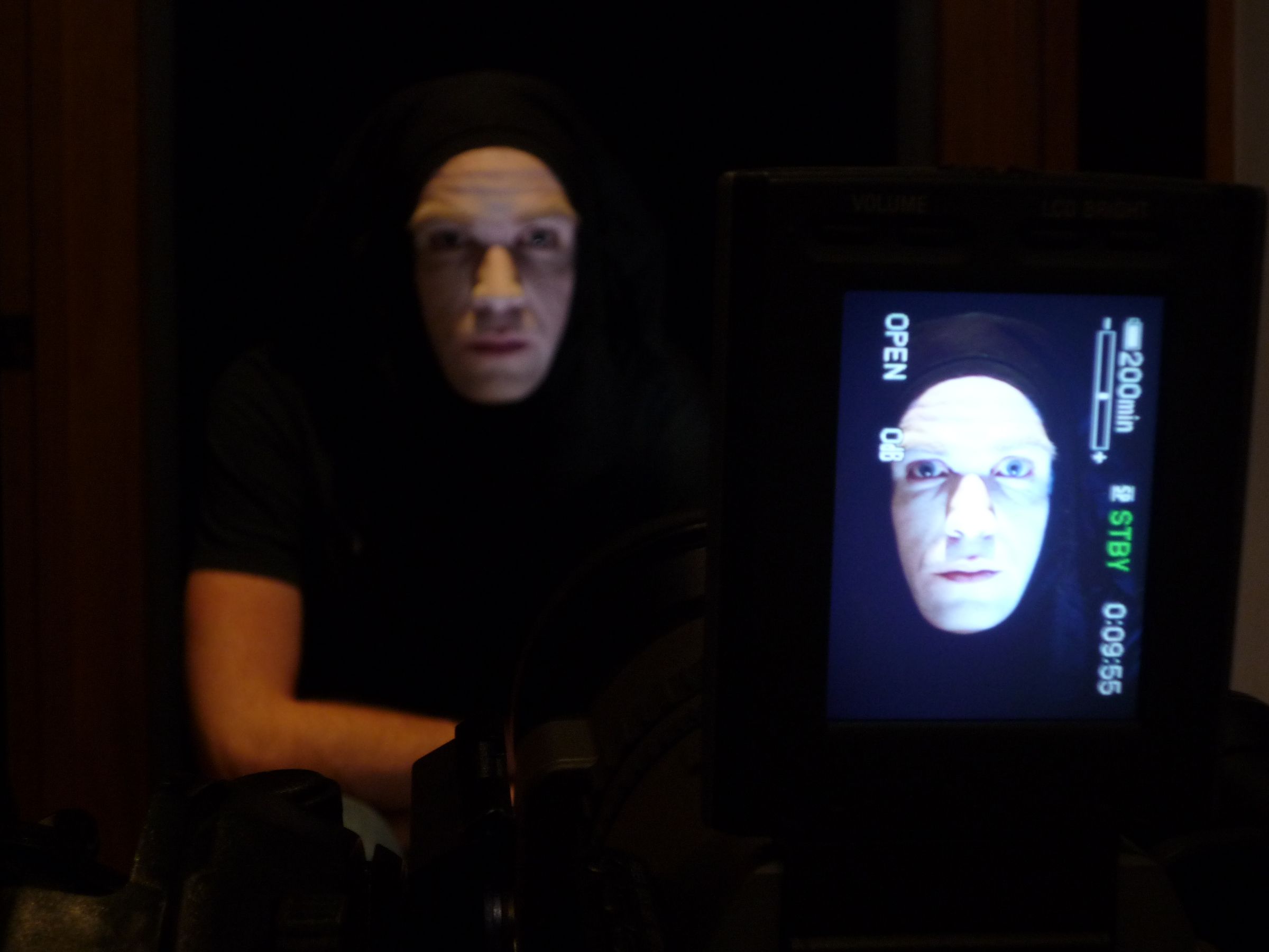 Spooky Face in Mirror Special Effect : 3 Steps (with Pictures ...