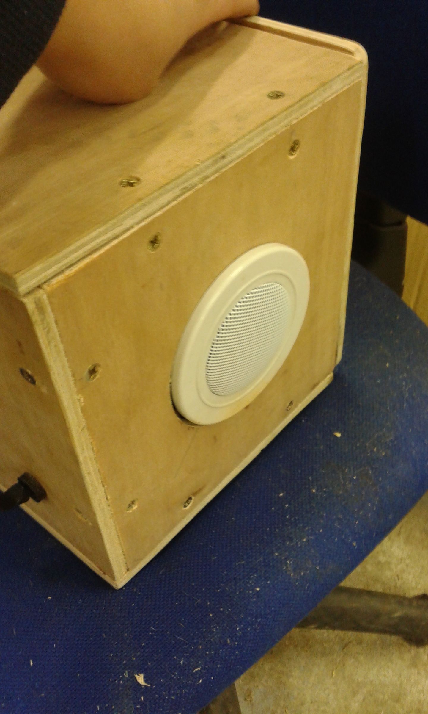 Old Broken Radio Converted to New Site Radio : 3 Steps - Instructables