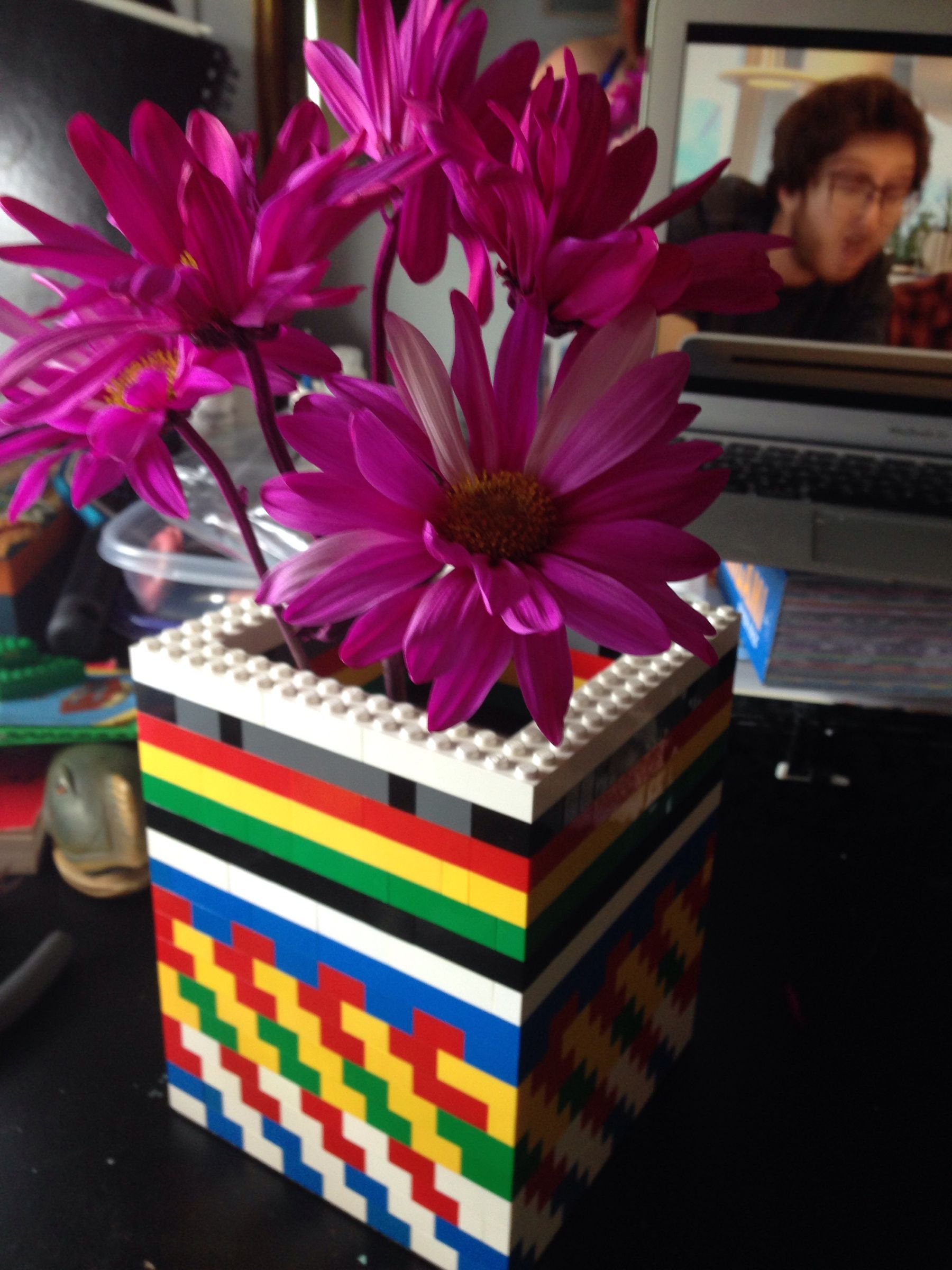 LEGO Vase/Pot/Holder/Box : 6 Steps - Instructables