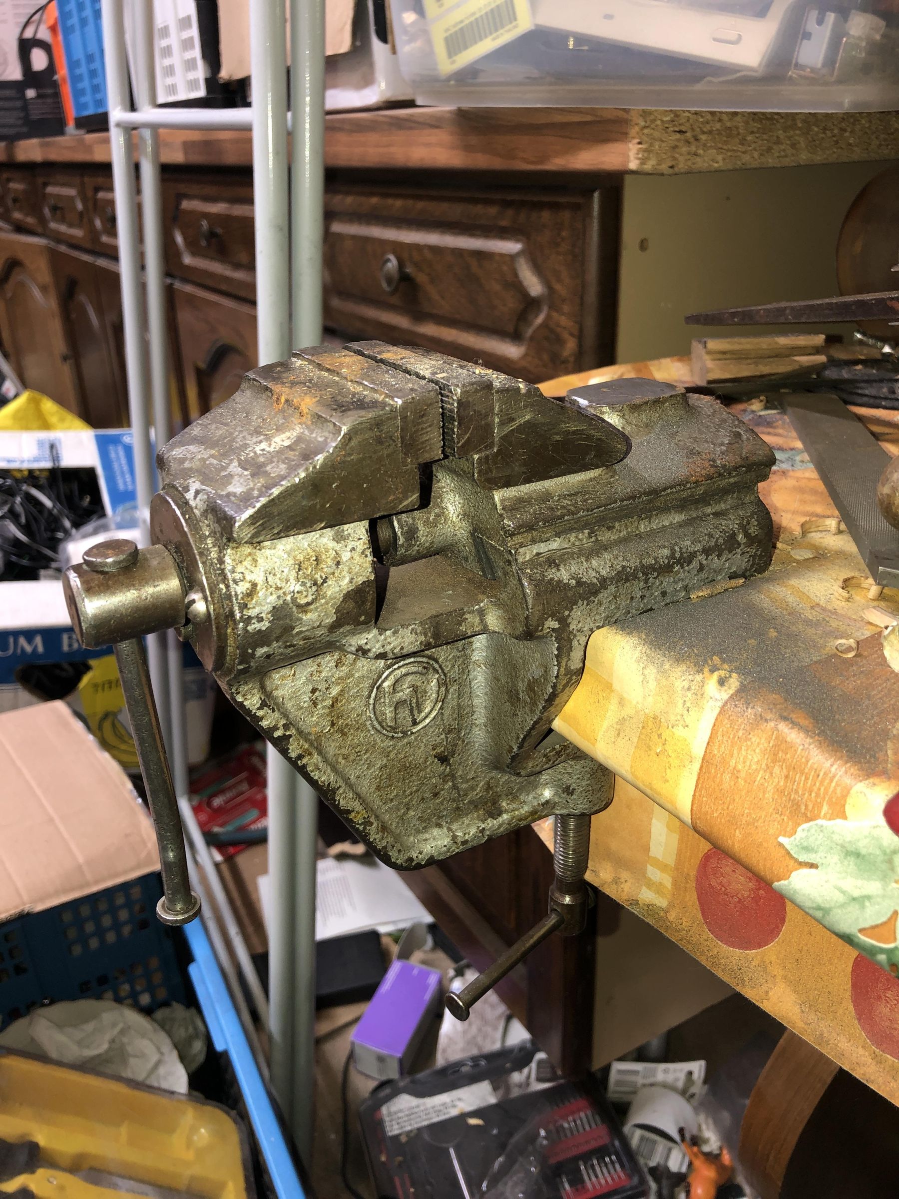 50 Year Old Vise Restoration- Using Basic Tools : 5 Steps (with ...