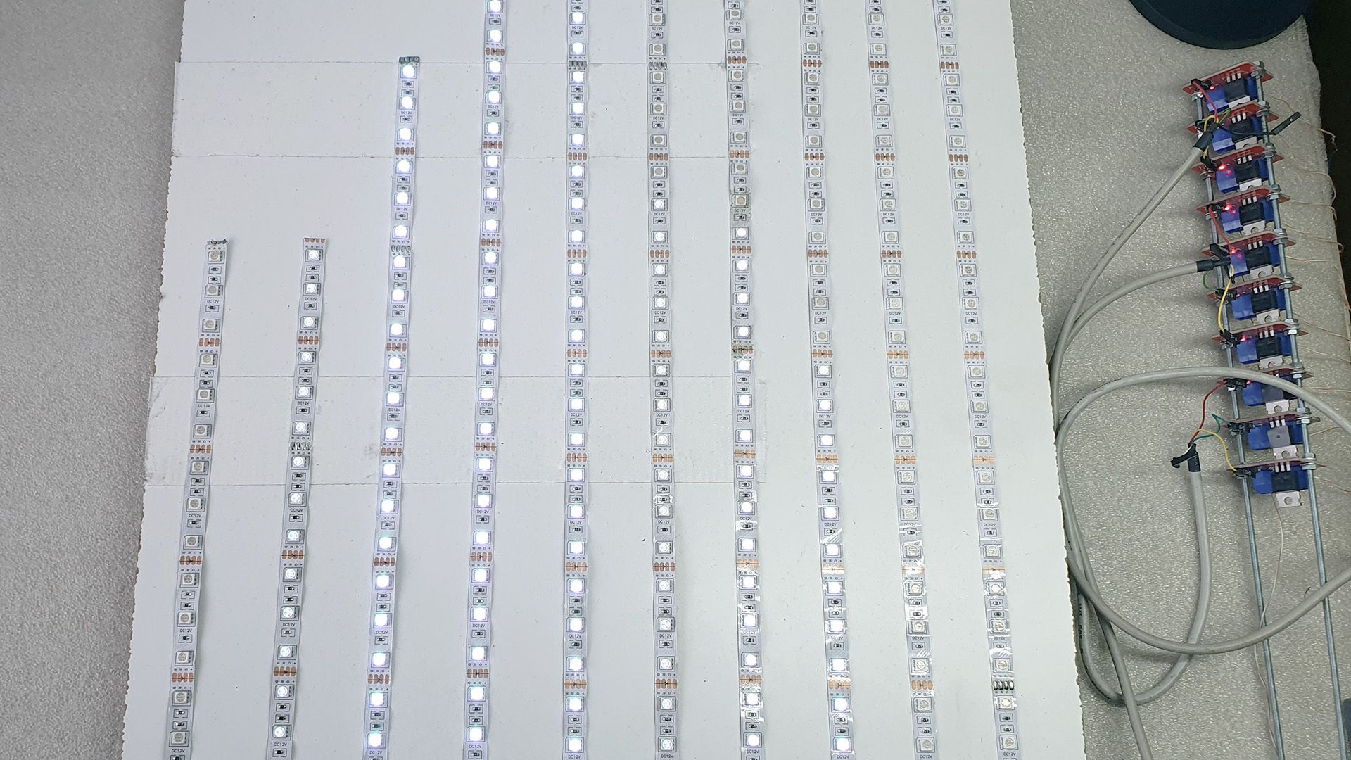 Running LED Strips Tutorial (600W Capable) : 6 Steps - Instructables