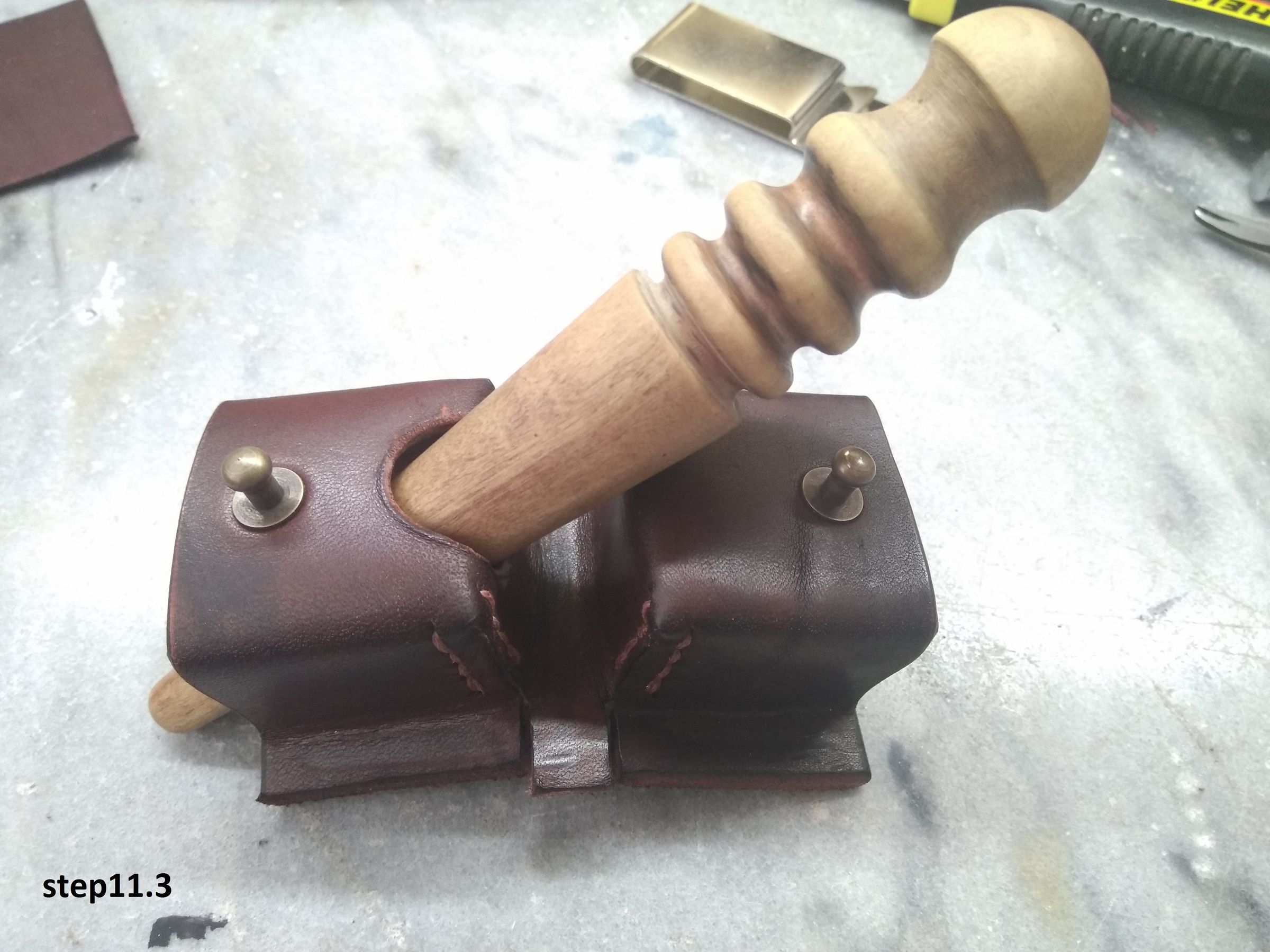 Moon Clip Leather Pouch : 16 Steps - Instructables