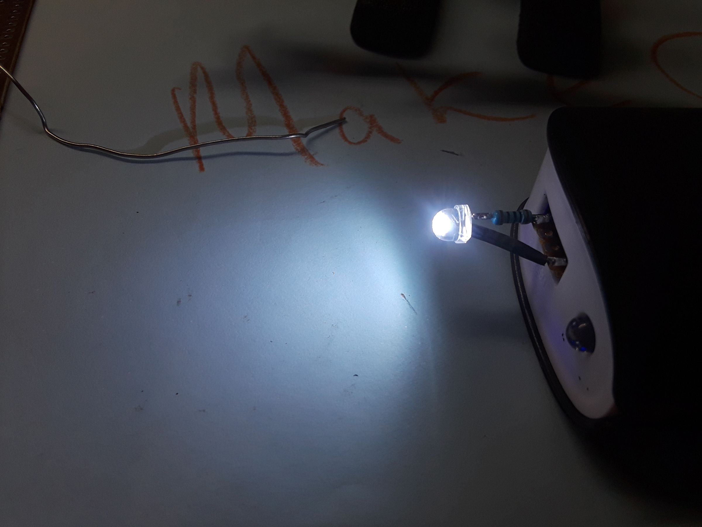Very Small USB Light : 5 Steps - Instructables
