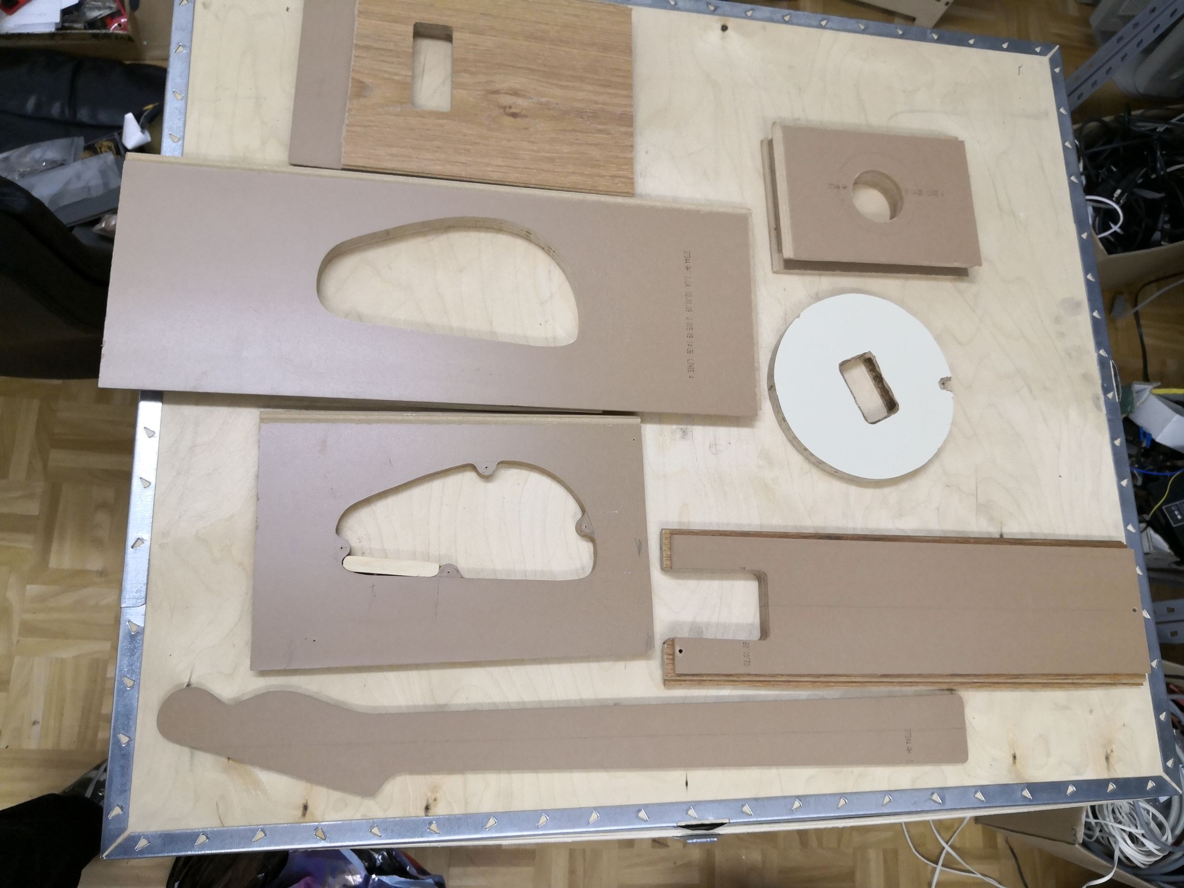 Make an Awesome Electric Guitar With Common Tools : 20 Steps (with ...