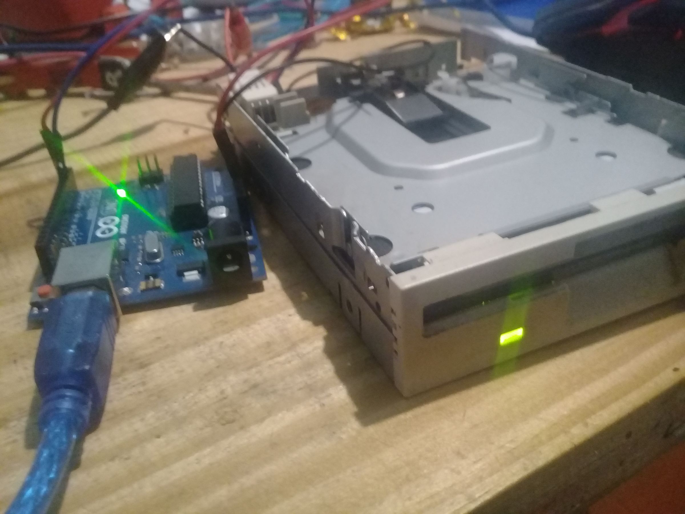 Awesome Floppy Drive Music : 7 Steps - Instructables