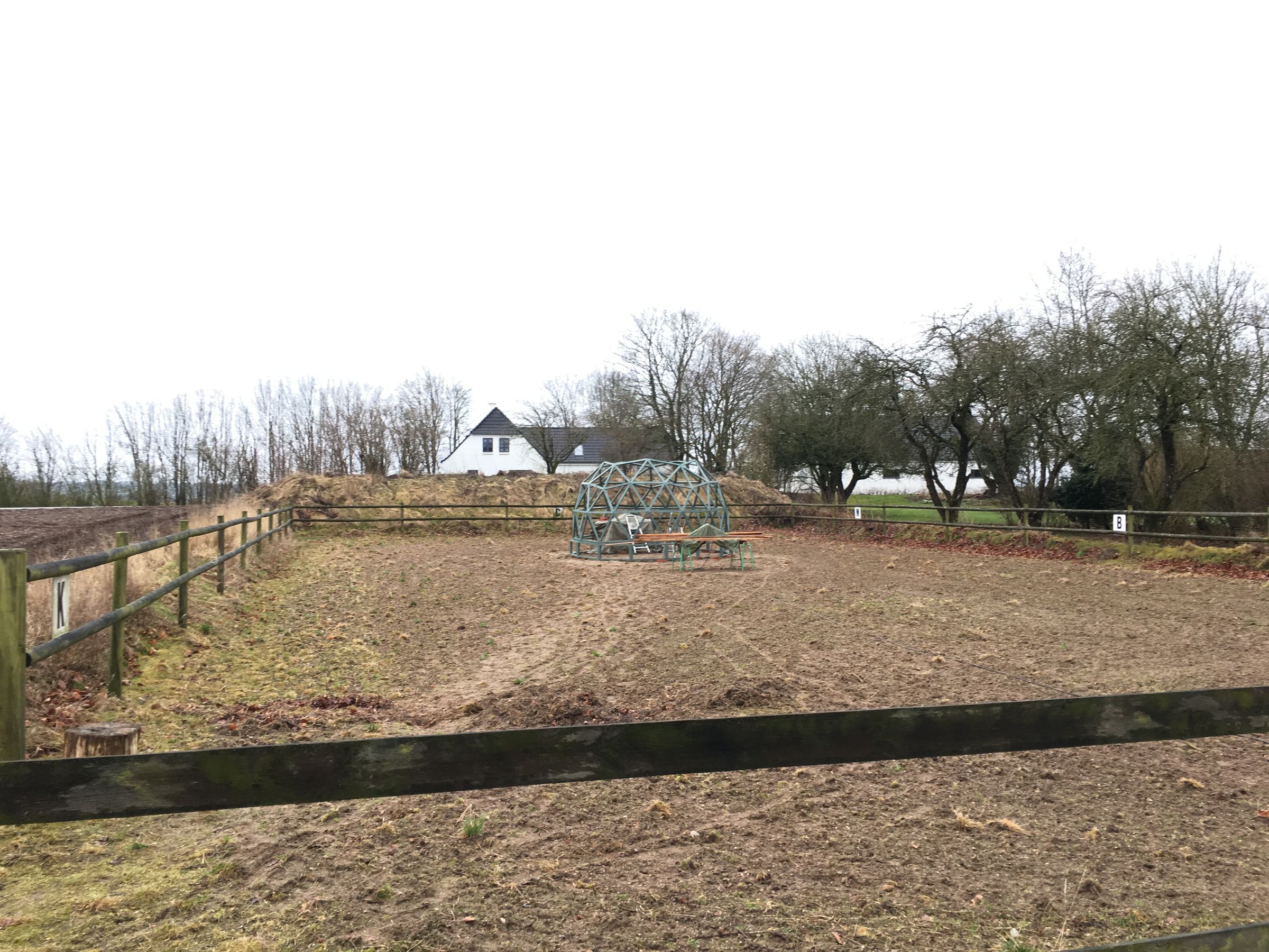 SELF-SUFFICIENT DOME : 19 Steps (with Pictures) - Instructables