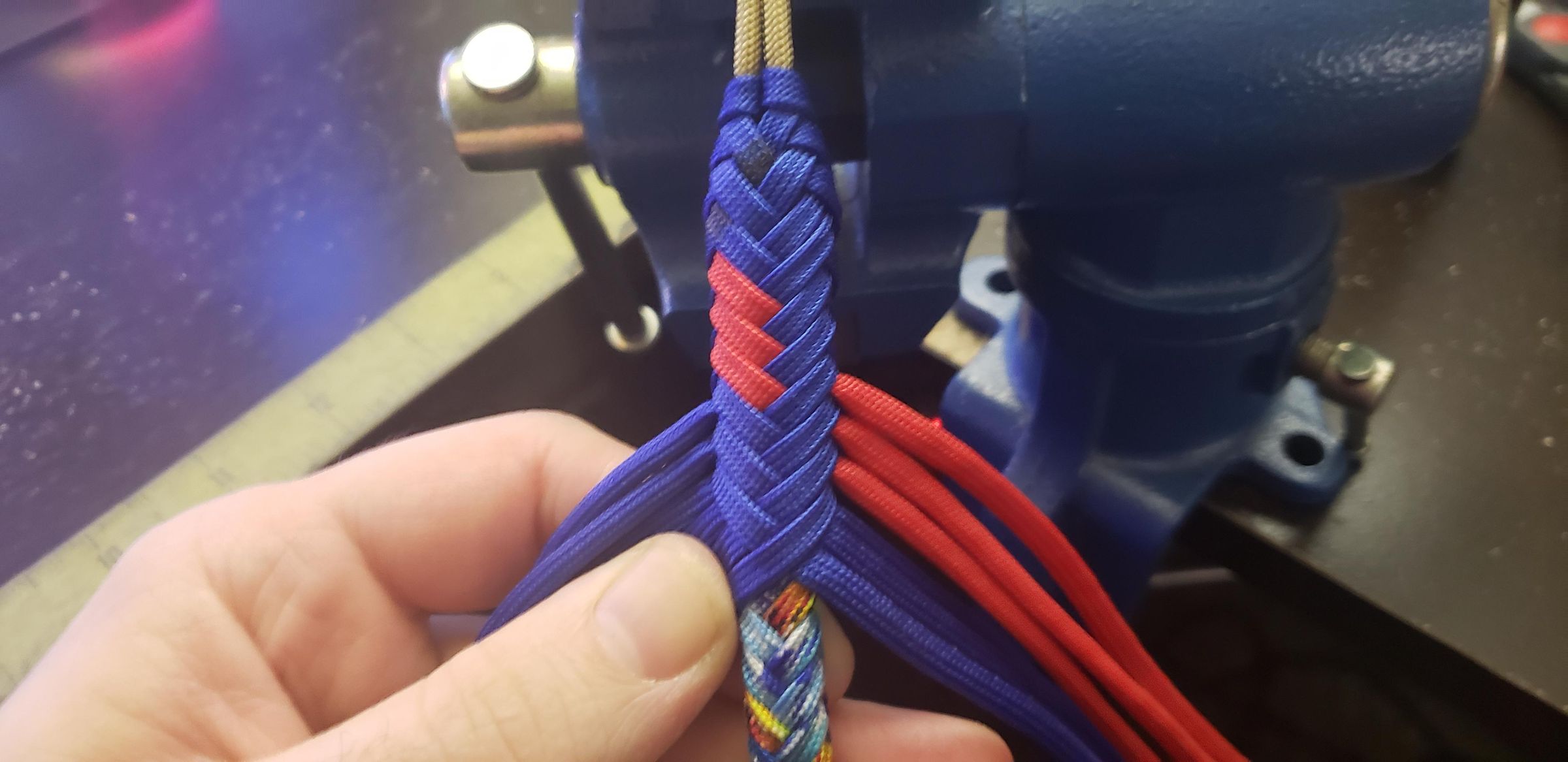 Tygra's Bolo-Whip With Paracord in 16 Plait : 9 Steps (with Pictures ...